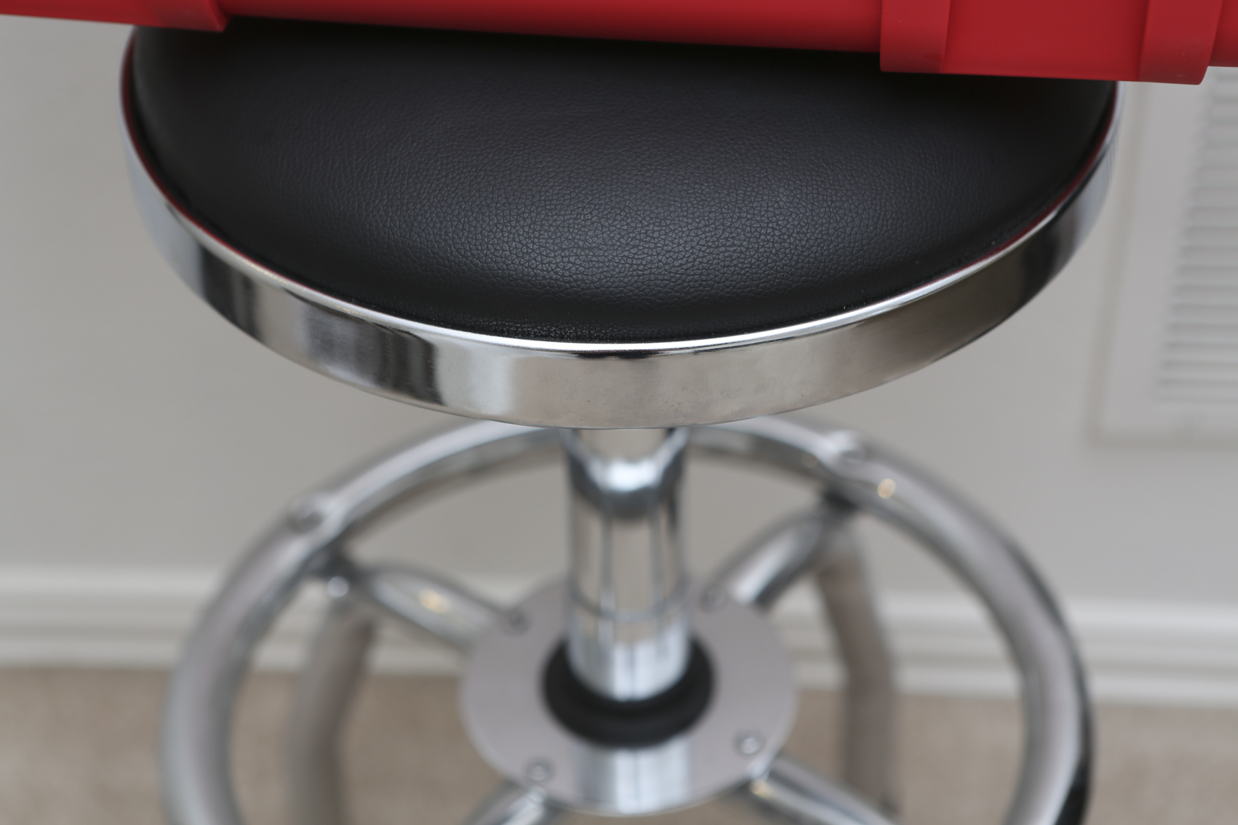 Workshop Stool with Craftsman Tool Box | EBTH