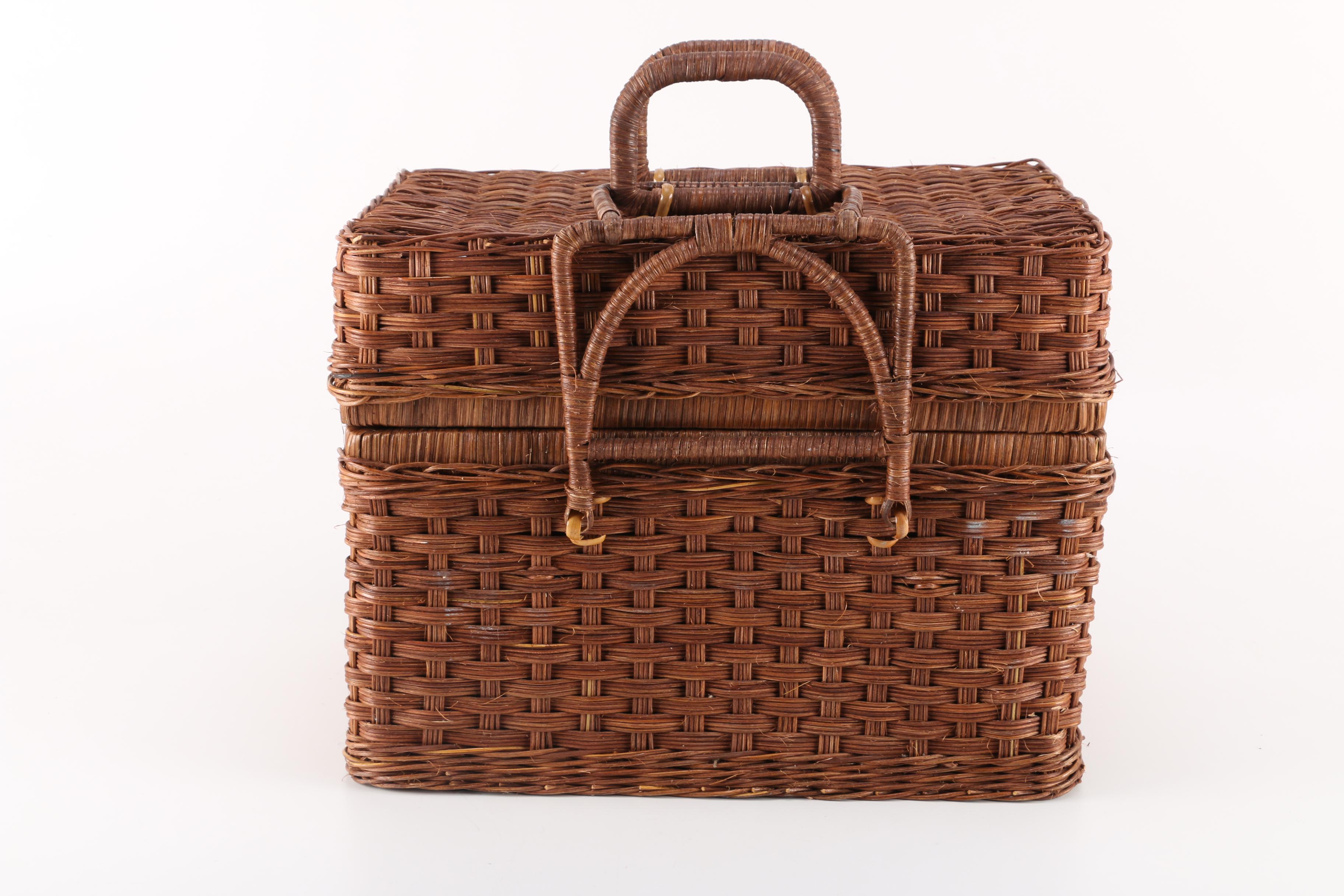 Range Rover Wicker Picnic Basket | EBTH