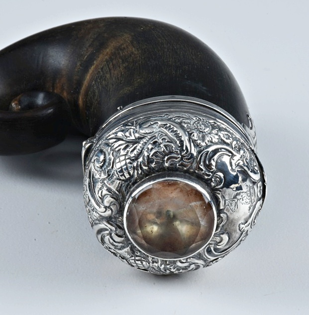 Early 19th Century Scottish Horn Snuff Mull with Silver Cap | EBTH