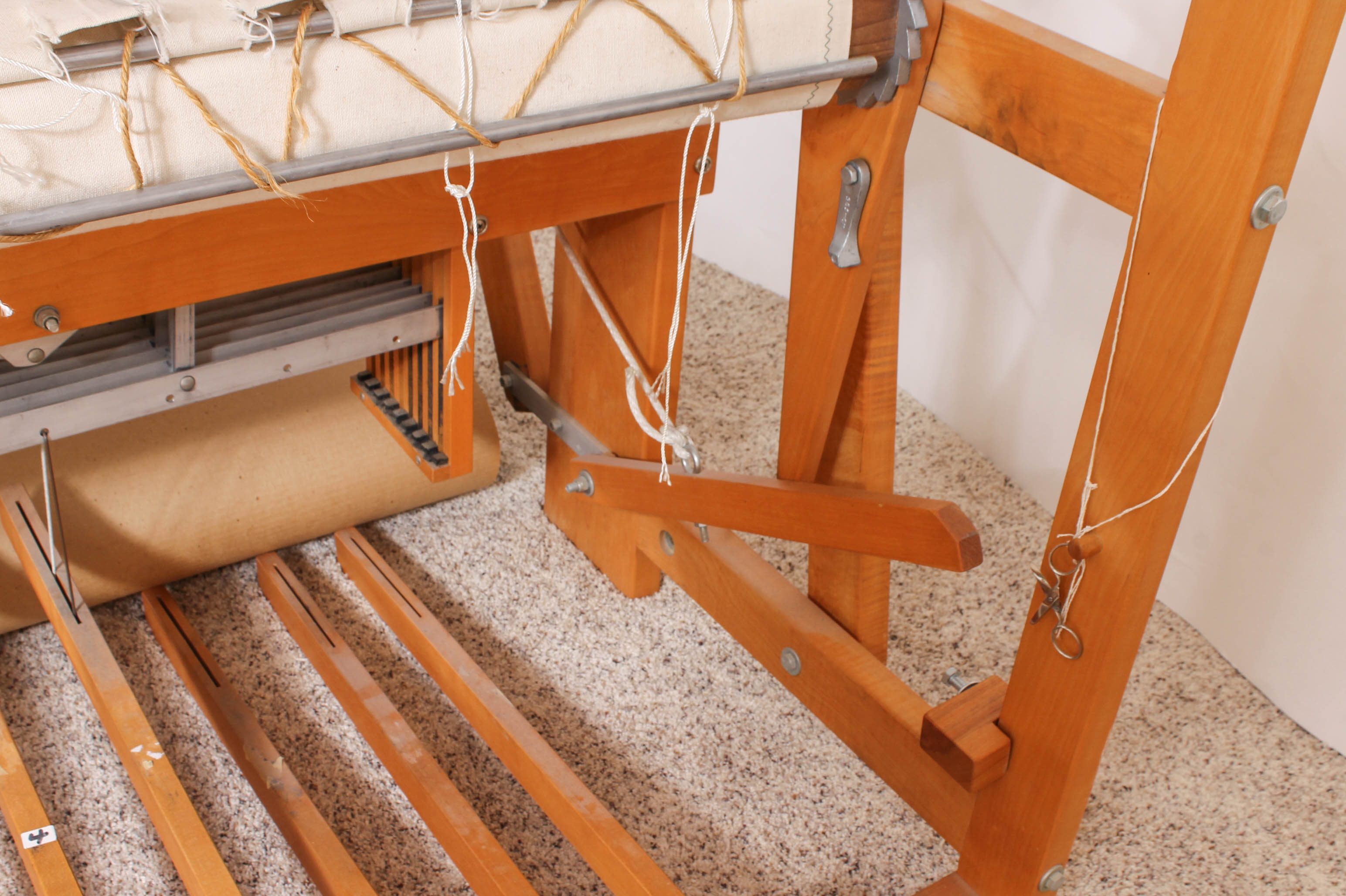 Greentree Ranch Wools "Countryside II" Floor Loom With Accessories | EBTH