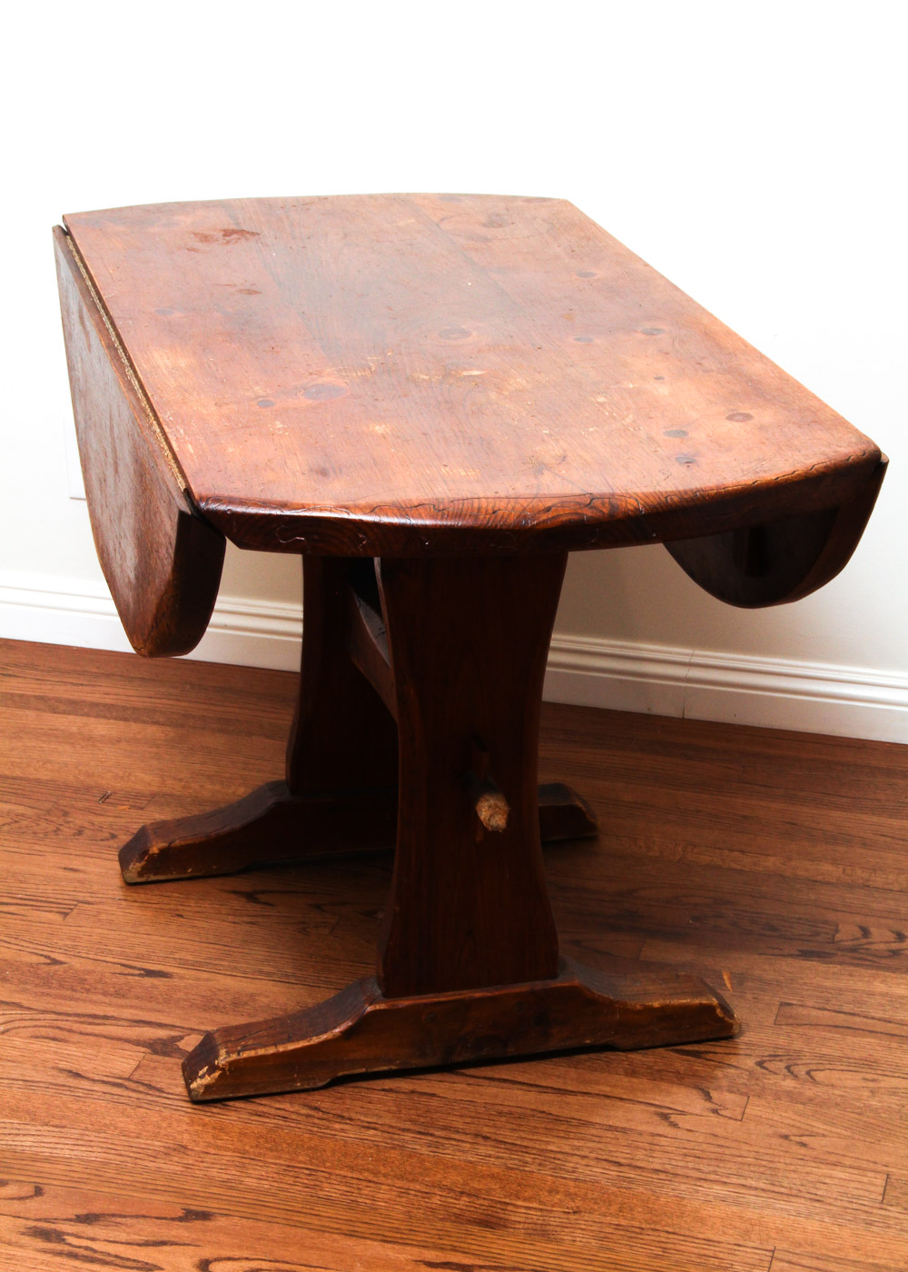 Vintage Trestle Table with Drop-Leaf Sides | EBTH
