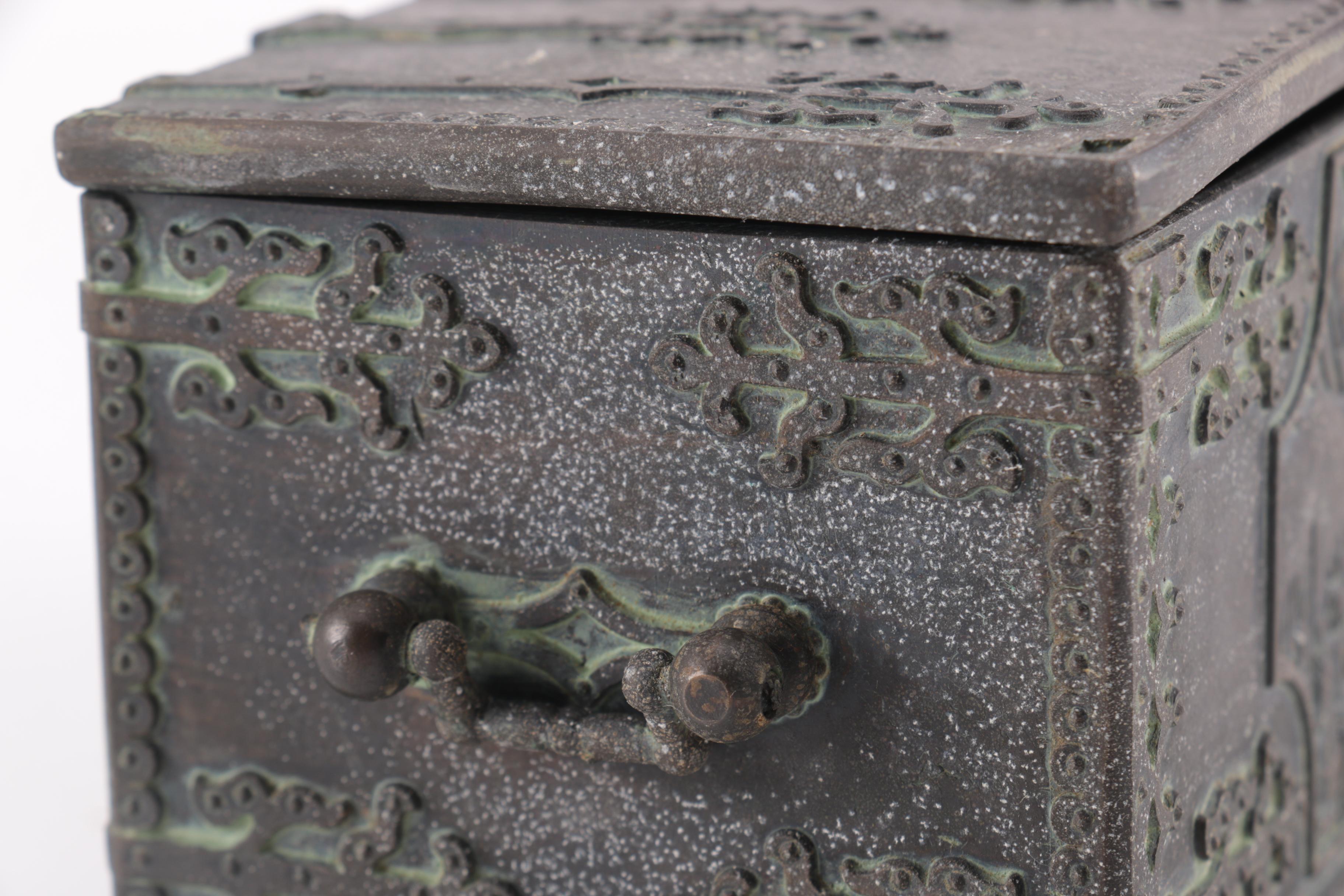 Vintage Iron Art Denmark Cast Iron Casket Box | EBTH
