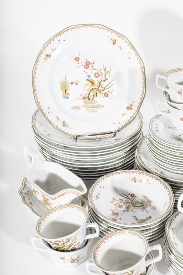 Wedgwood "Old Chelsea" Dinnerware Set | EBTH