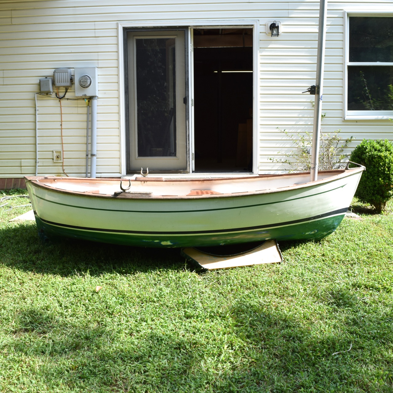 Limited Edition "Perrywinkle" Dinghy Designed by Robert H. Perry | EBTH
