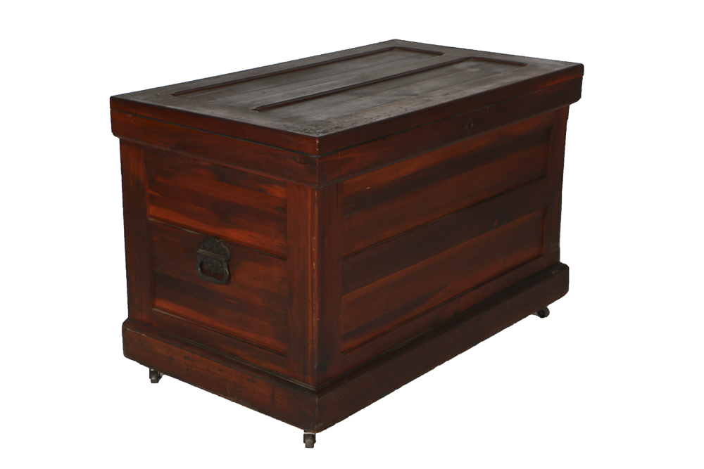 Victorian Cedar Storage Chest | EBTH