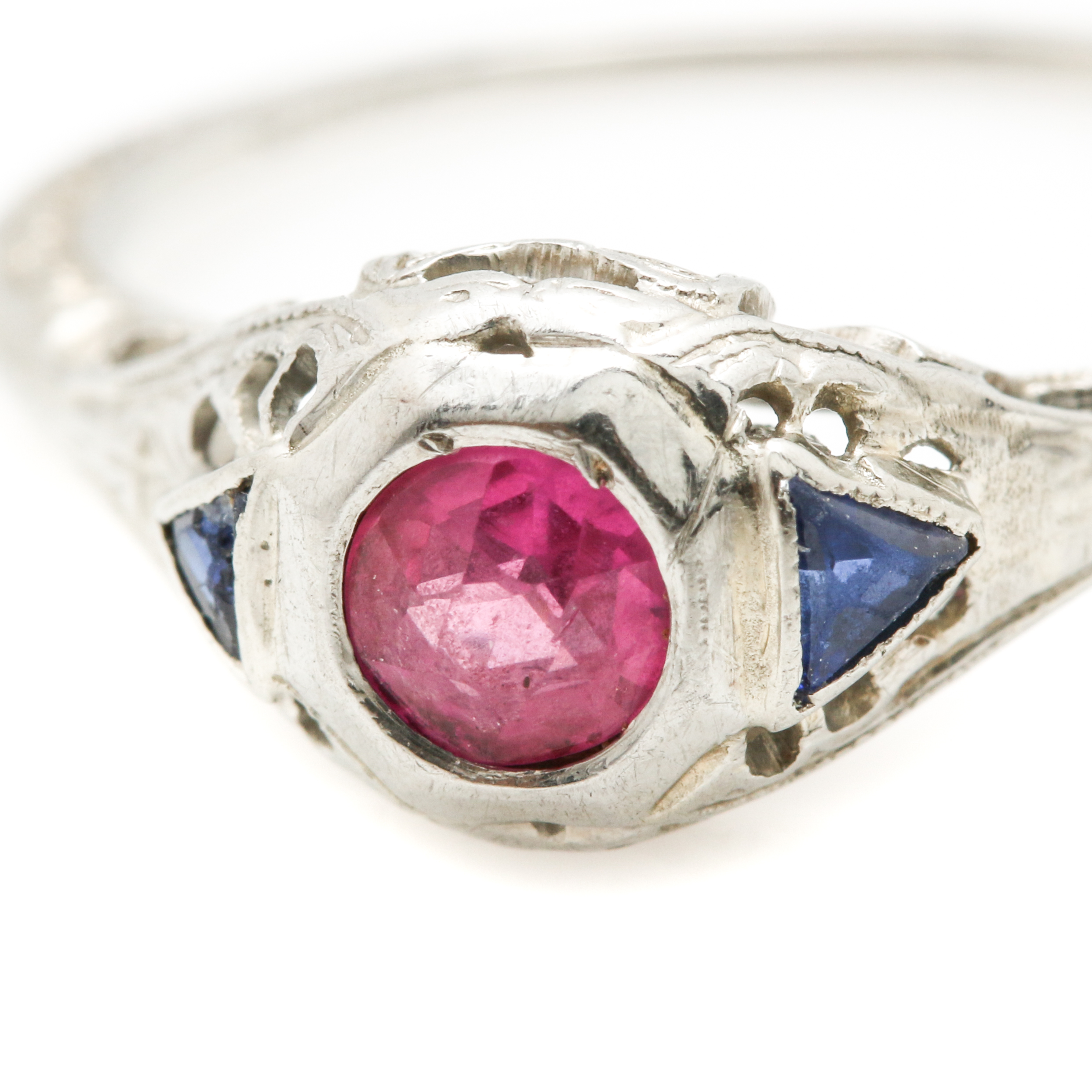 18K White Gold Ruby and Sapphire Ring | EBTH