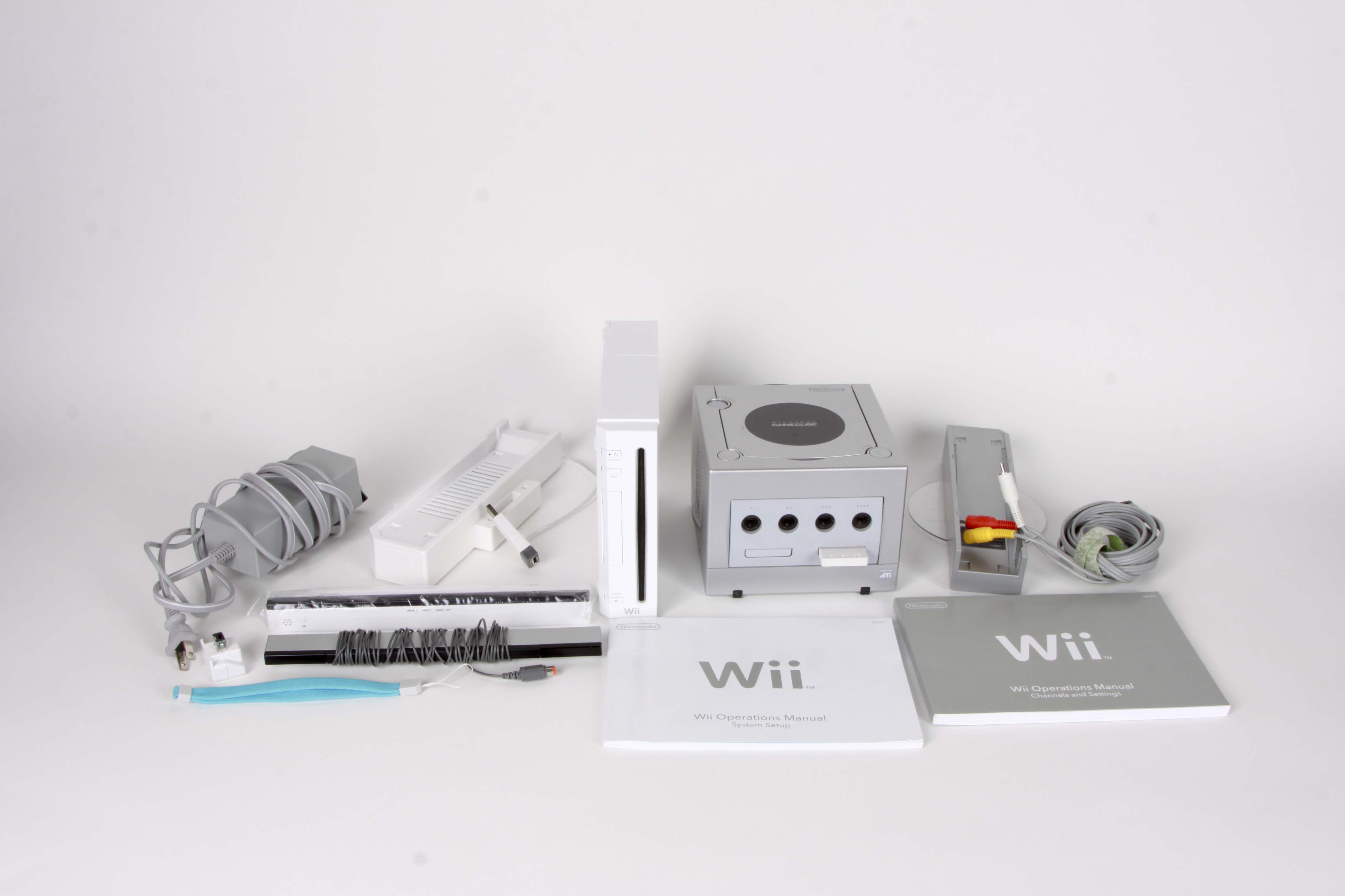 Nintendo Game Cube, Wii Consoles and Accessories | EBTH