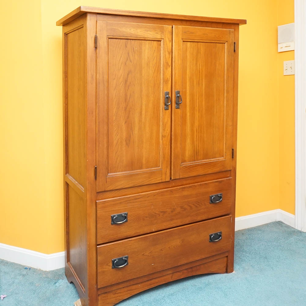 Mission Style Oak Wardrobe | EBTH