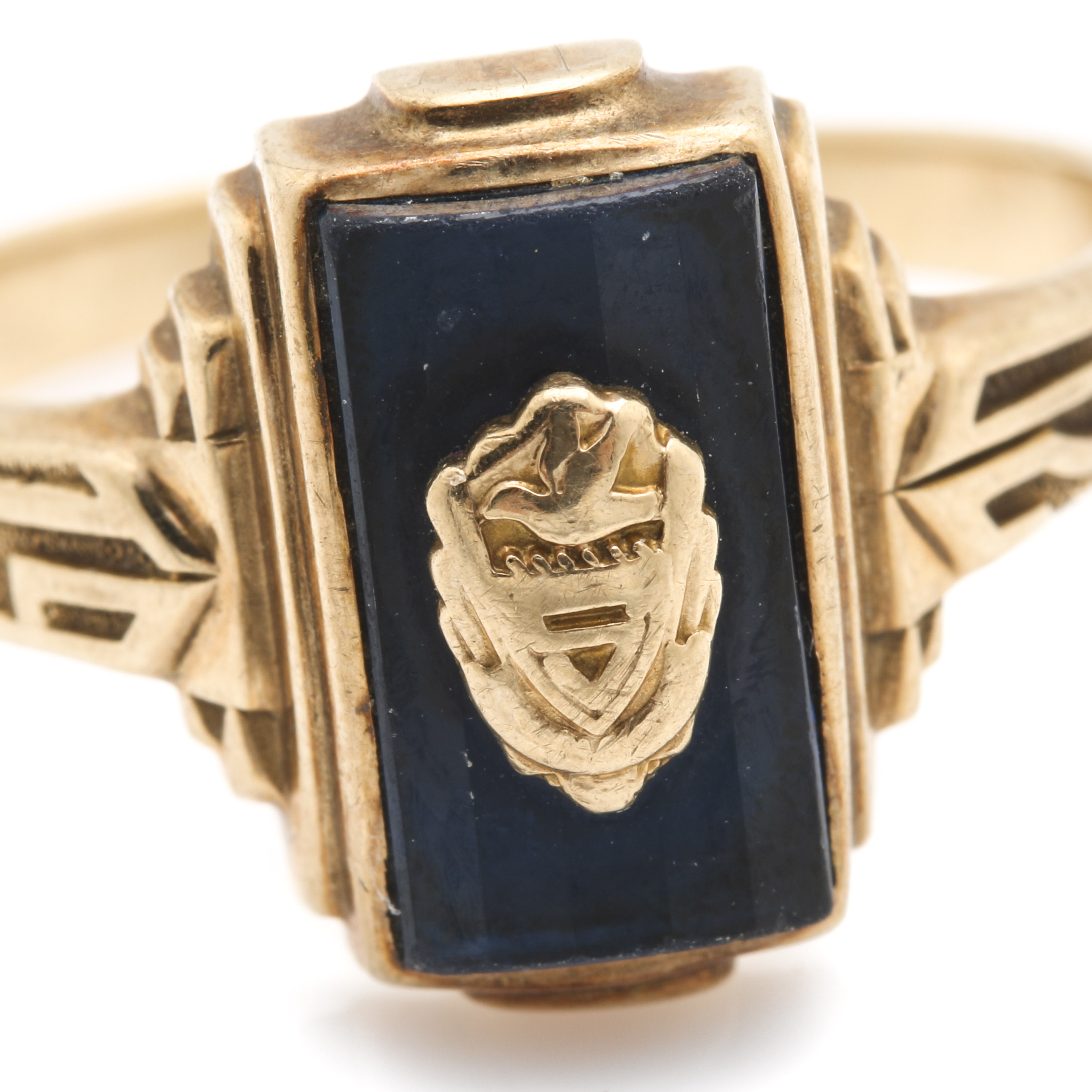 Jostens 10K Yellow Gold Spinel Class Ring | EBTH
