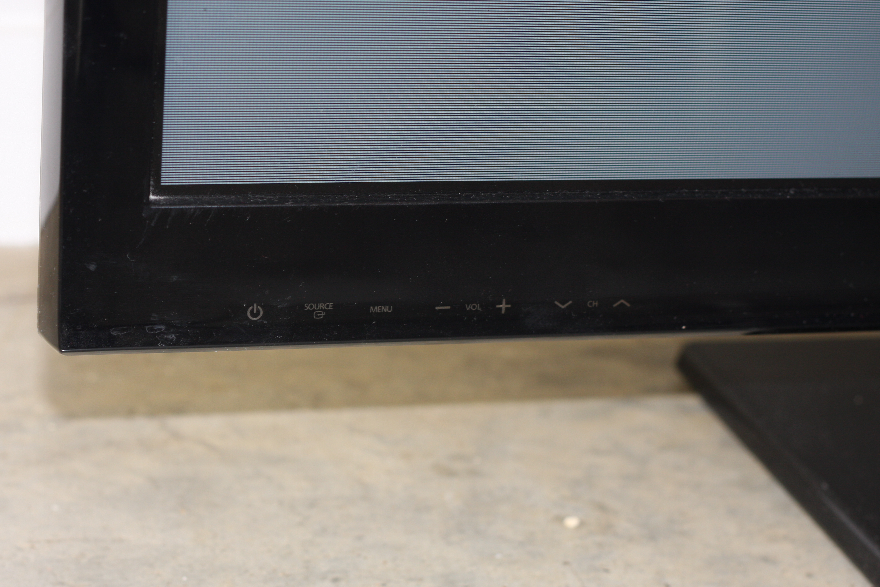 Samsung 46" Plasma Television and Magnavox DVD Player | EBTH