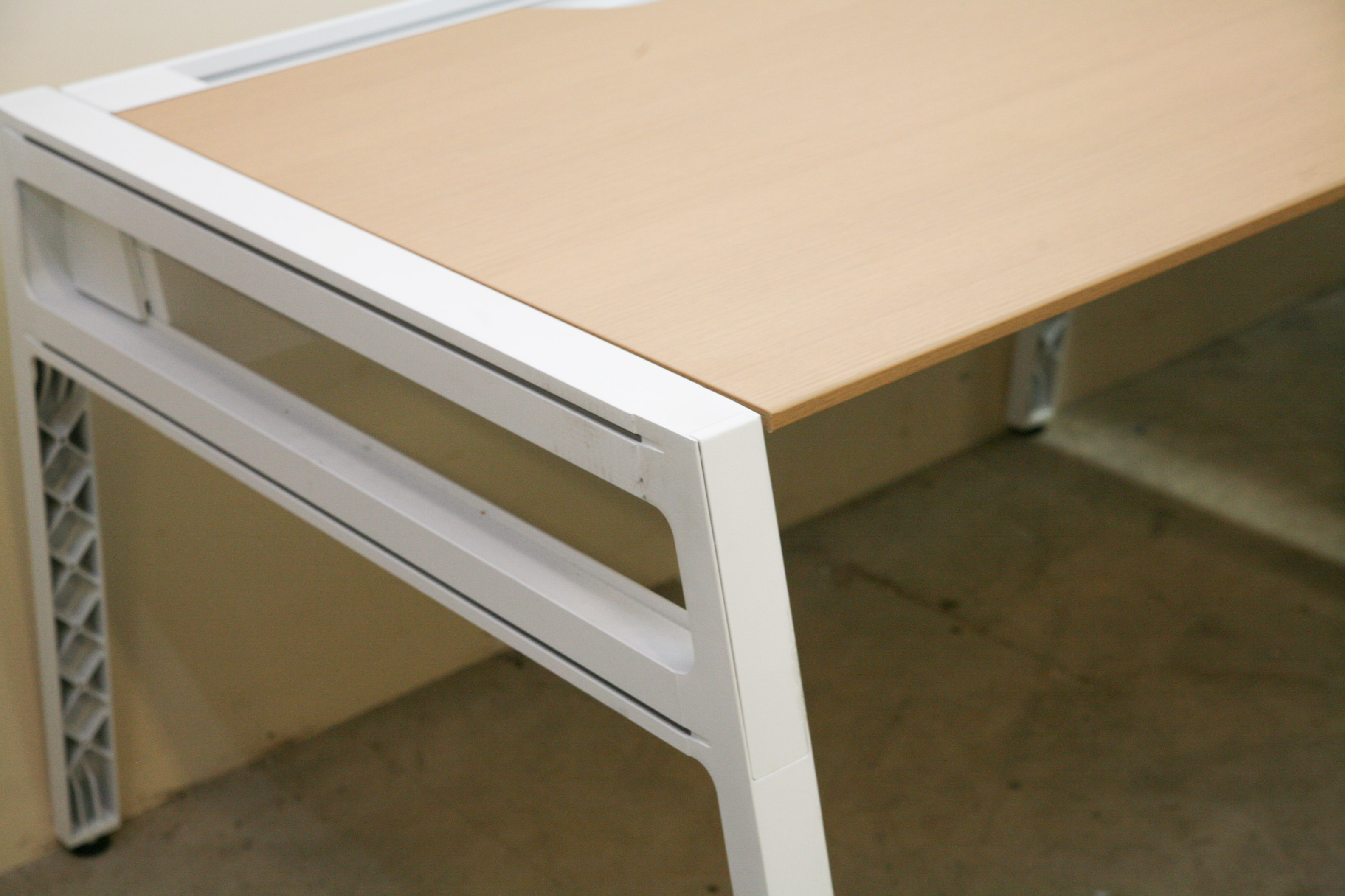 Modular Steelcase Turnstone "Bivi" Office Table | EBTH