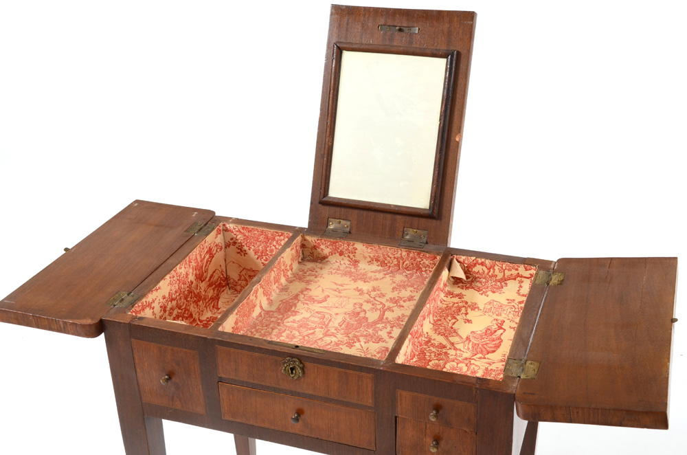 Antique "Beau Brummel" Style Mahogany Lift Top Dressing Table | EBTH