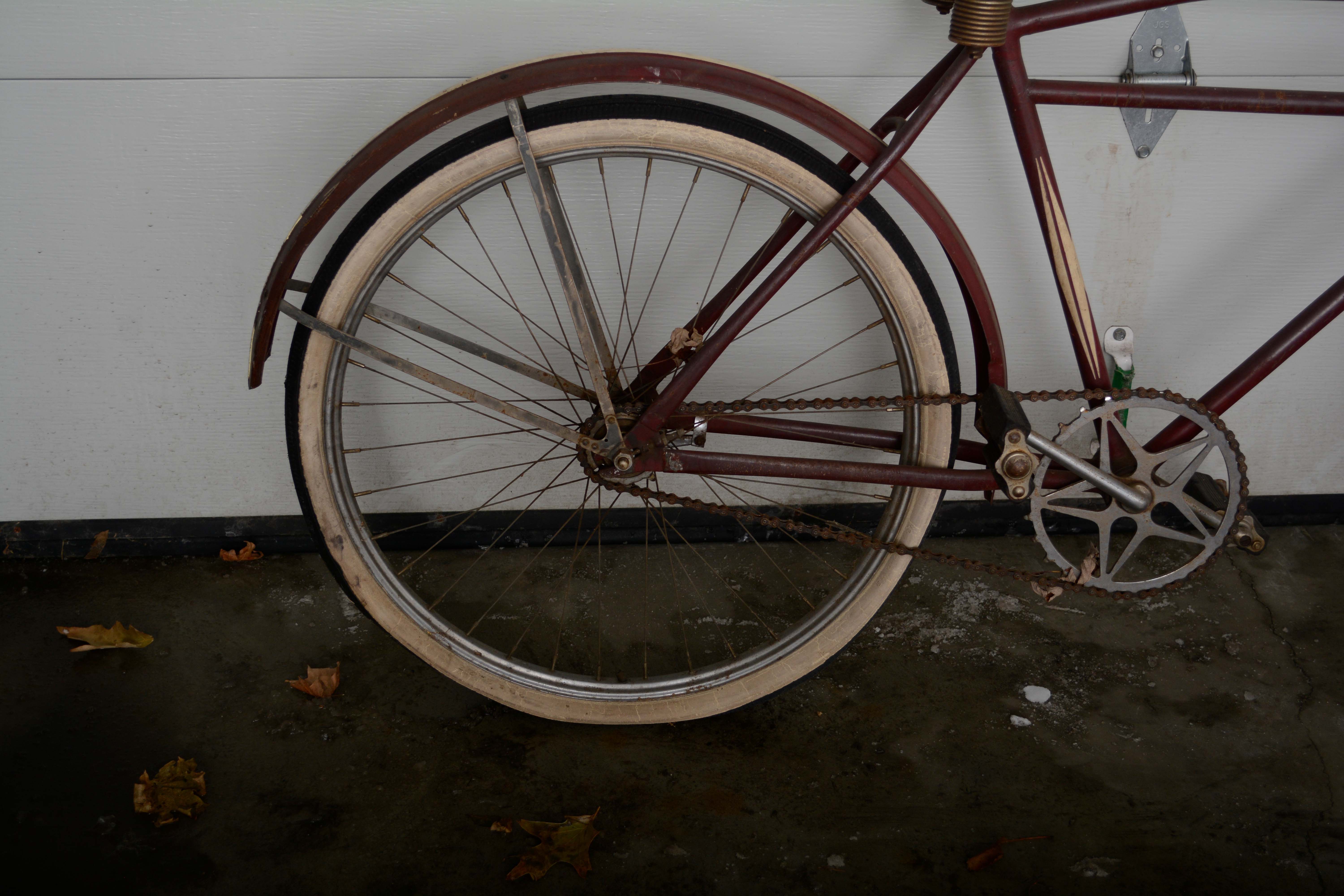 Vintage Elgin Bicycle | EBTH
