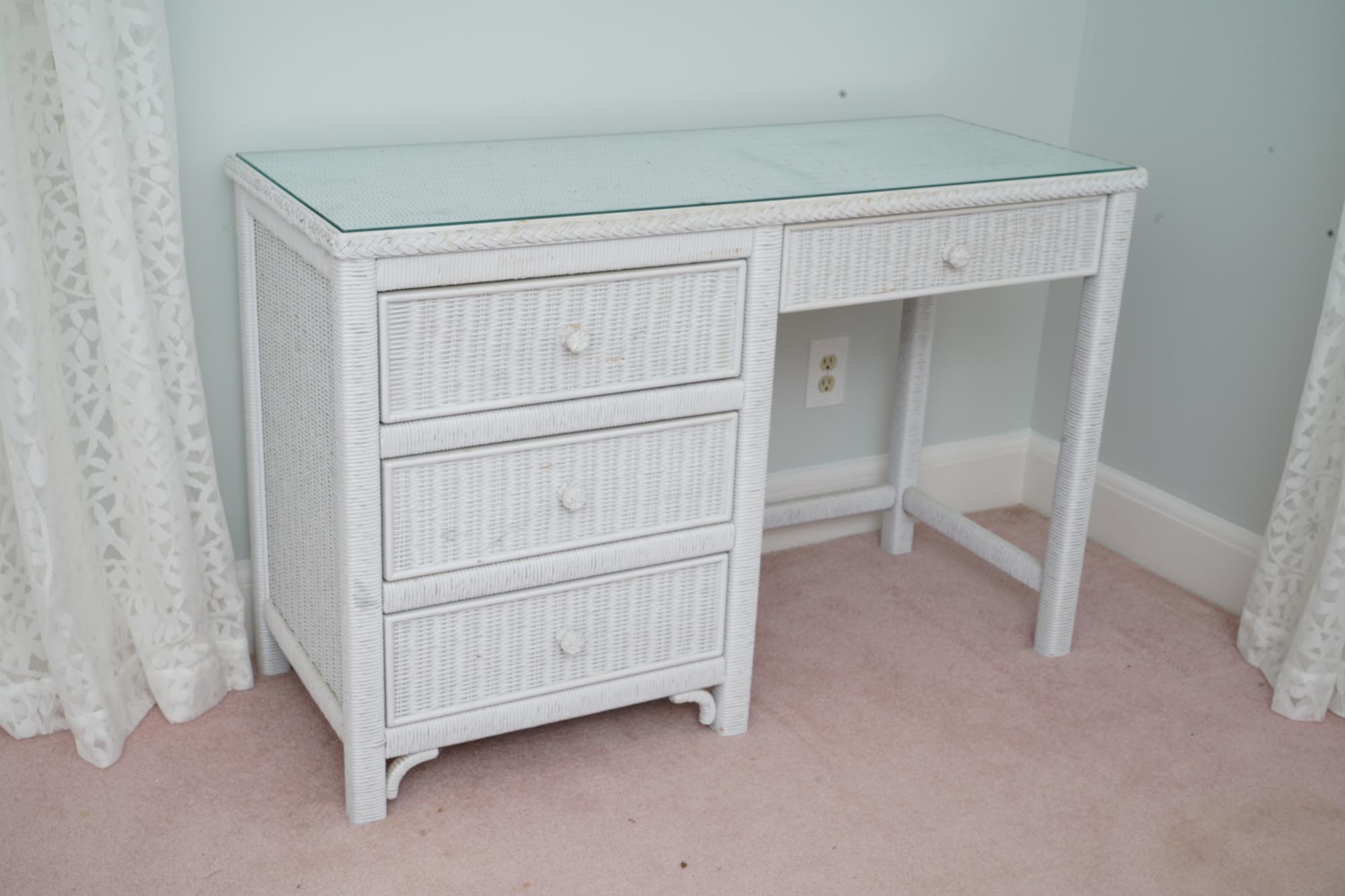 Henry Link Wicker Desk and Chair | EBTH