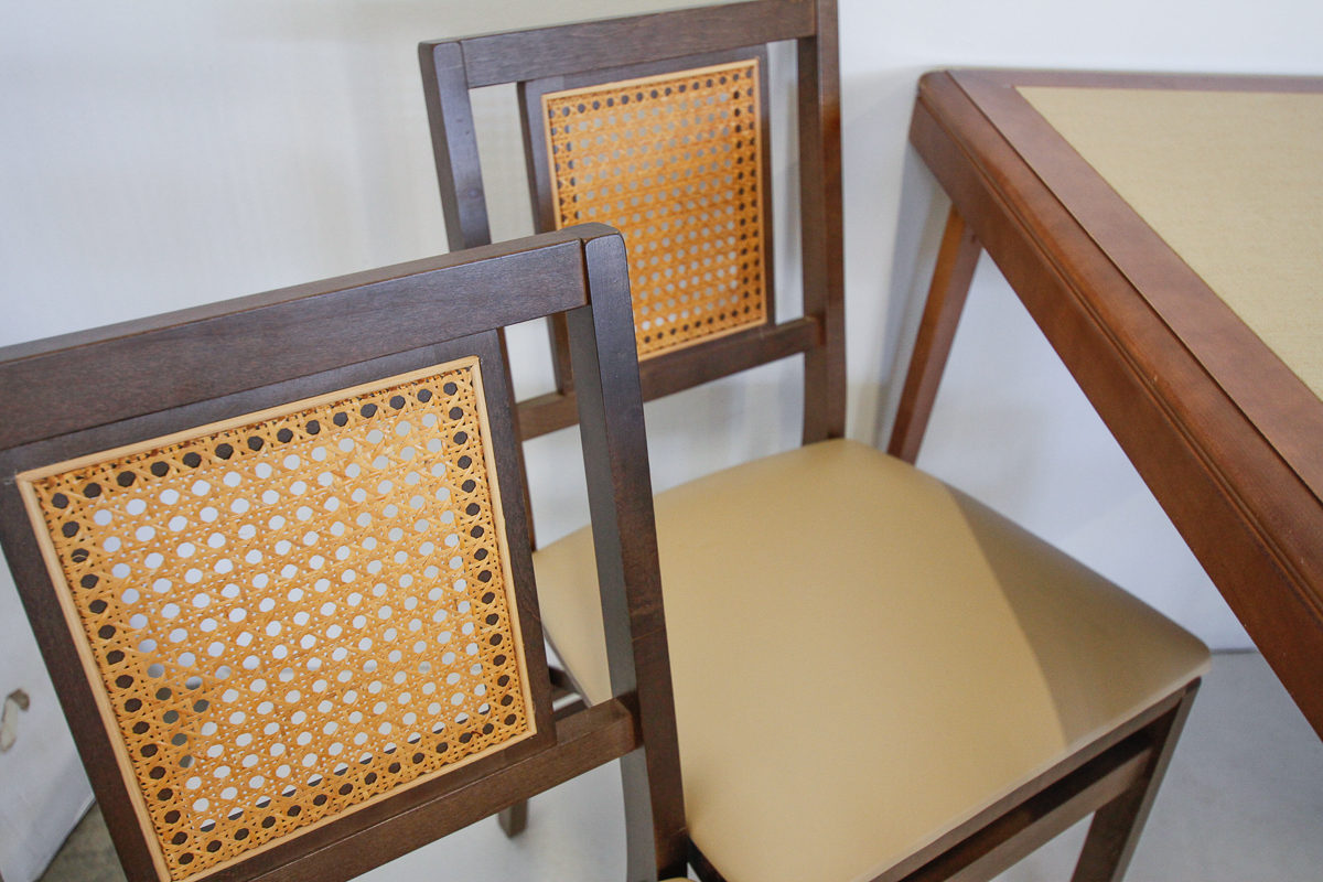 Mid-Century Card Table and Four Folding Chairs by Stakmore | EBTH