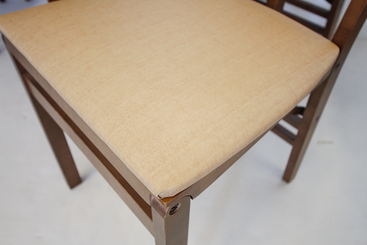 Mid-Century Card Table and Four Folding Chairs by Stakmore | EBTH