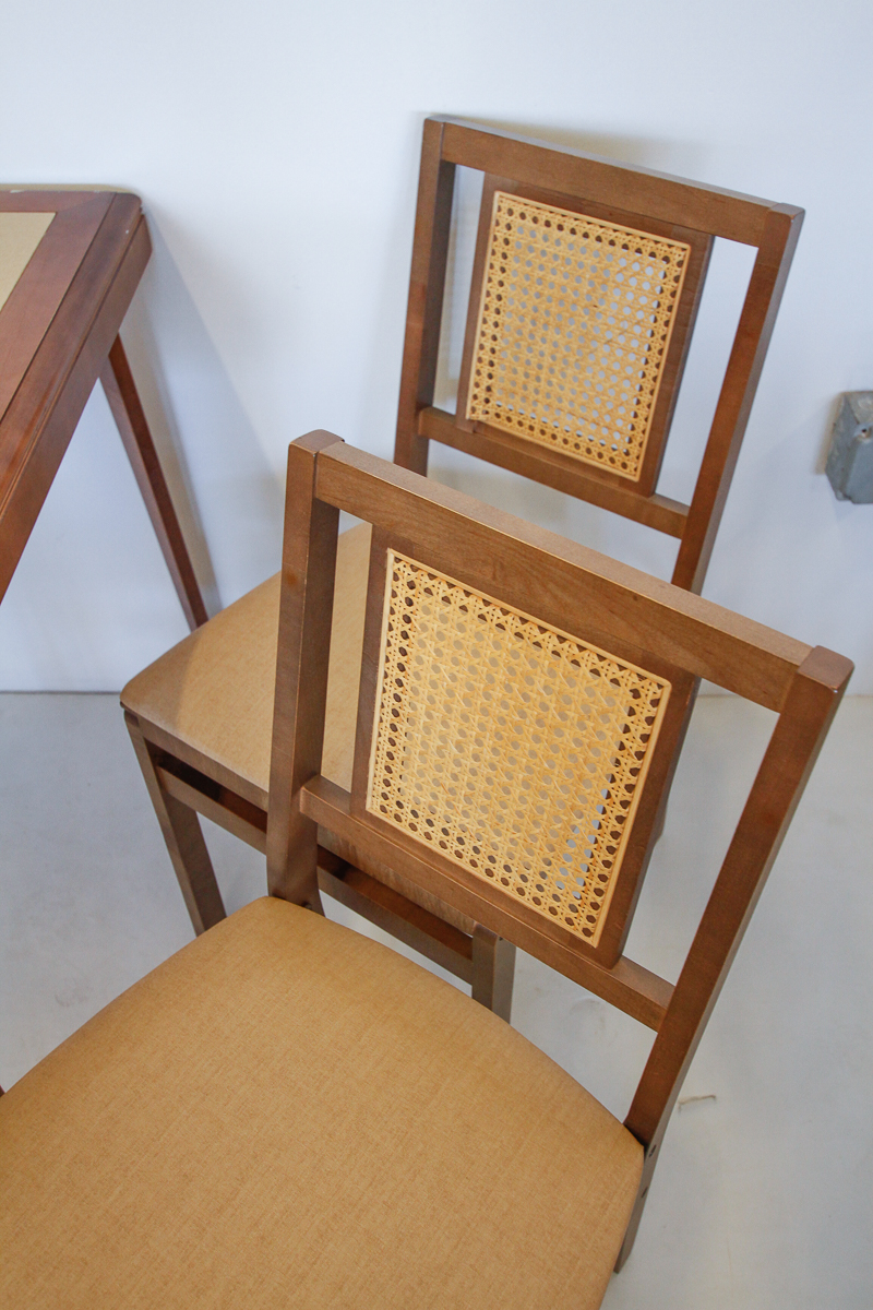 Mid-Century Card Table and Four Folding Chairs by Stakmore | EBTH