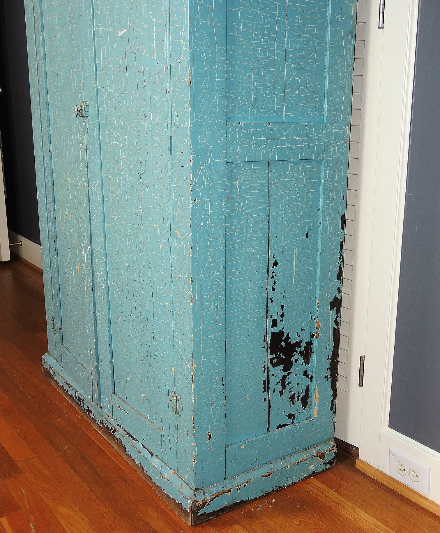 Distressed Rustic Cupboard Cabinet | EBTH