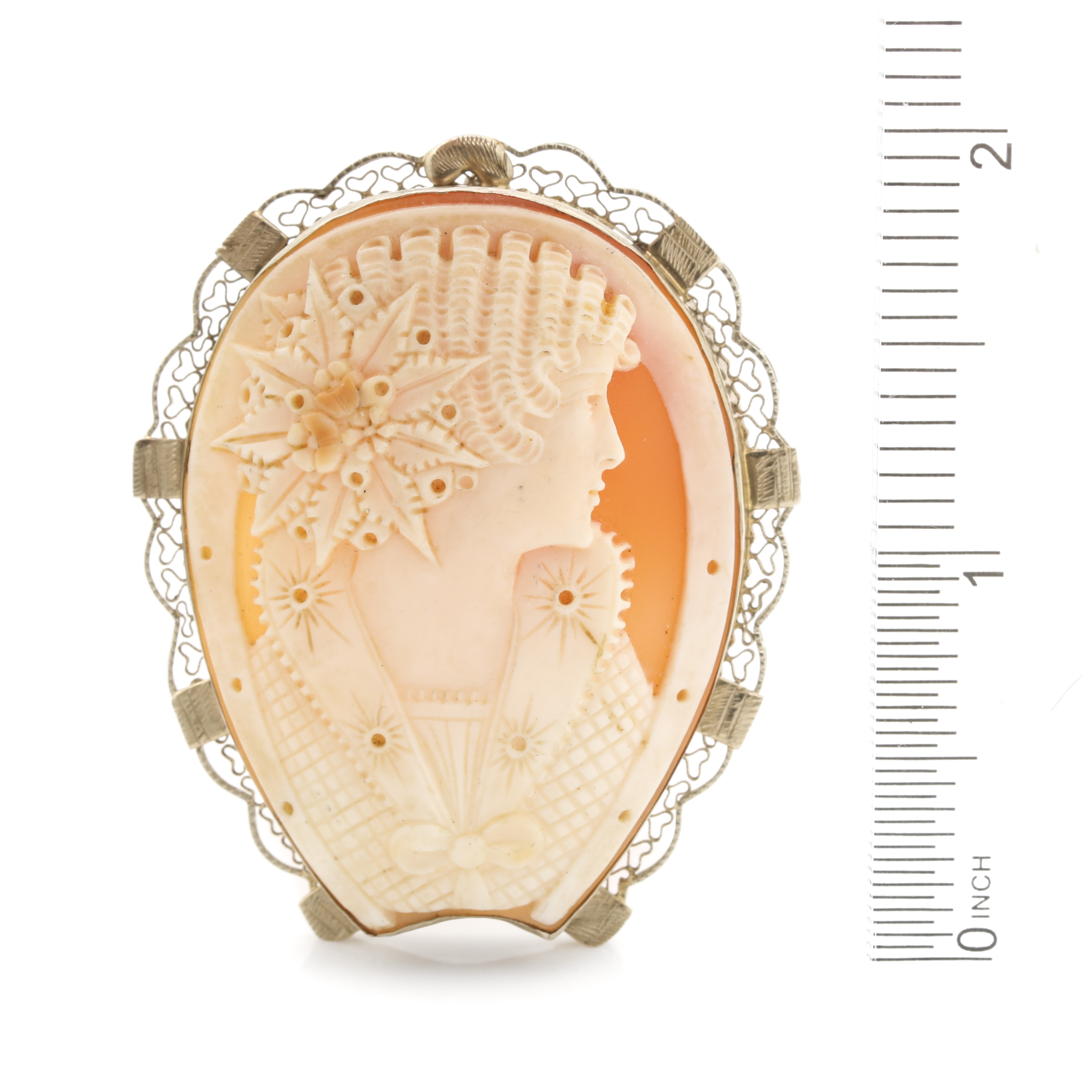 Early 20th Century 14K White Gold Carved Helmet Shell Cameo Brooch | EBTH