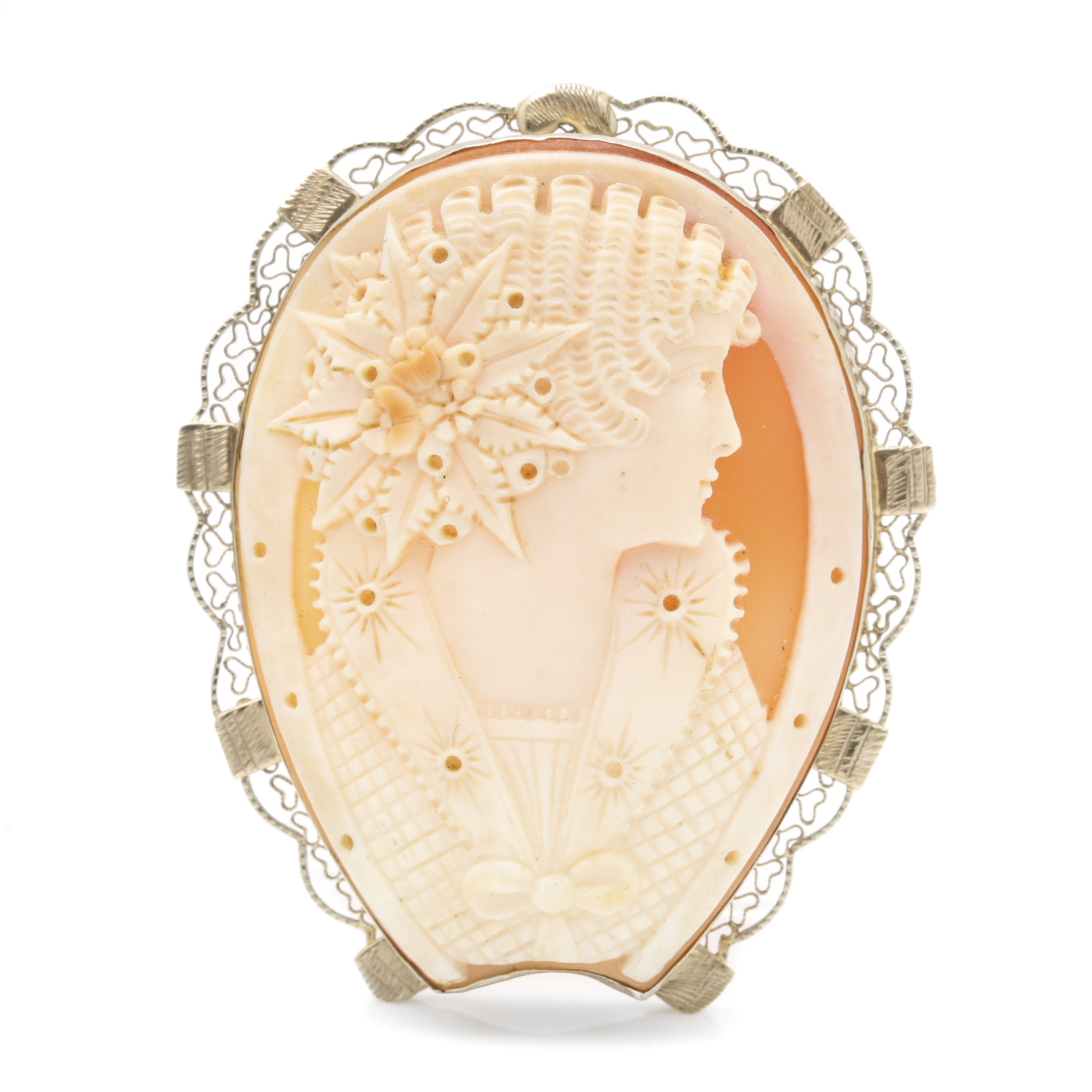 Early 20th Century 14K White Gold Carved Helmet Shell Cameo Brooch | EBTH