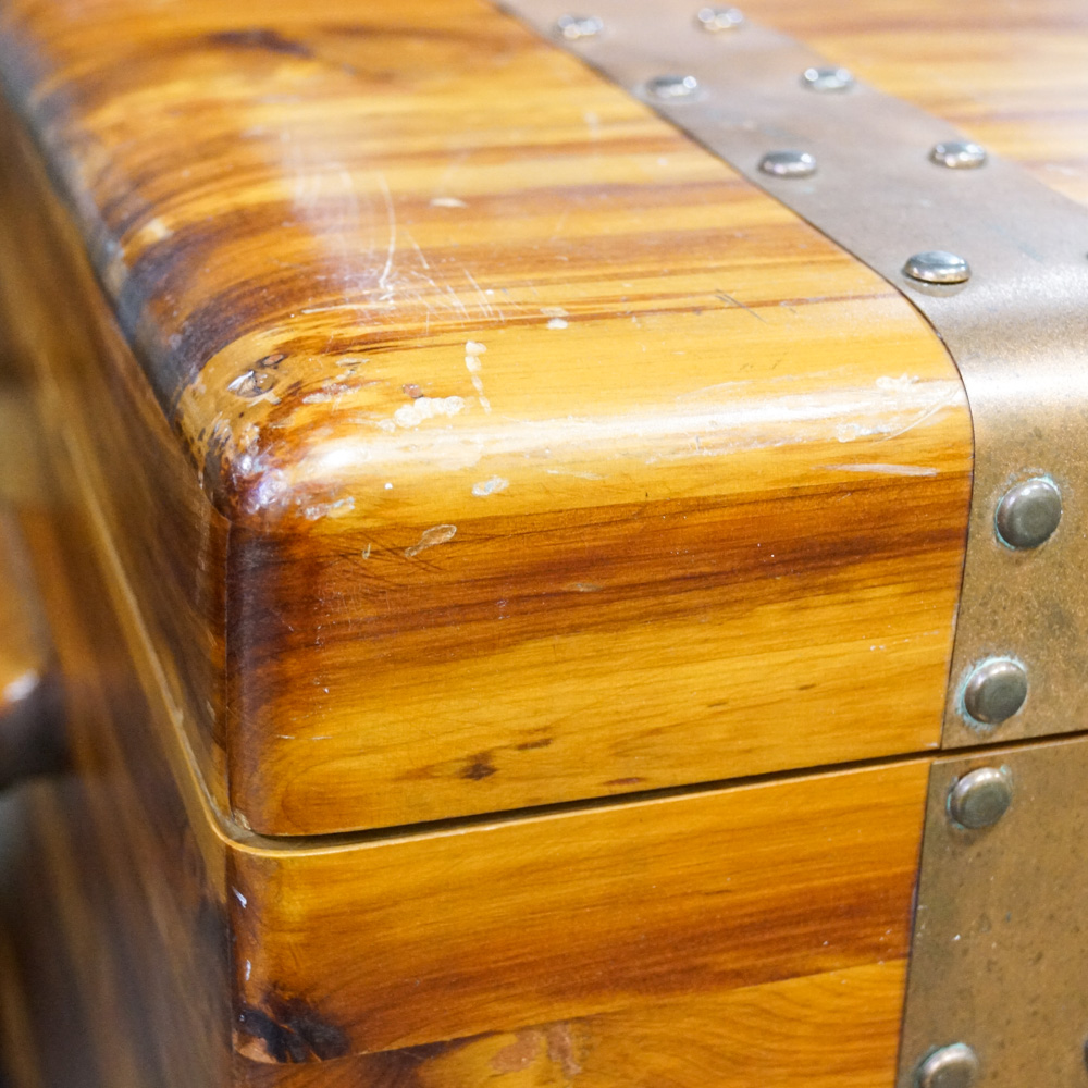 Vintage Cedar Chest by Roos | EBTH