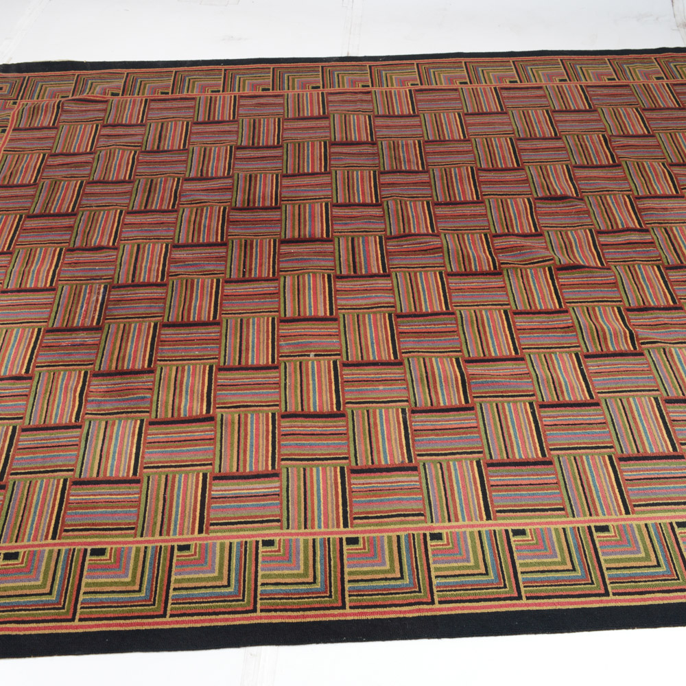 Hooked Area Rug in Geometric Pattern | EBTH