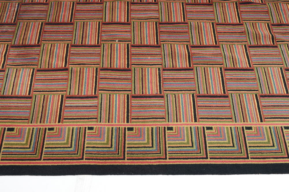 Hooked Area Rug in Geometric Pattern | EBTH