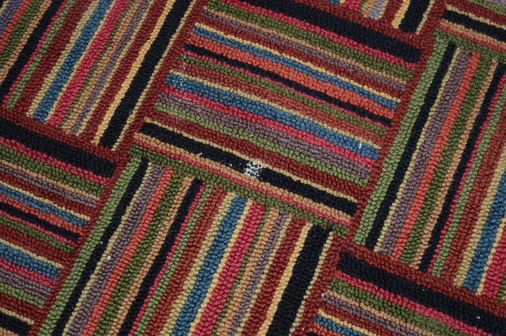 Hooked Area Rug in Geometric Pattern | EBTH