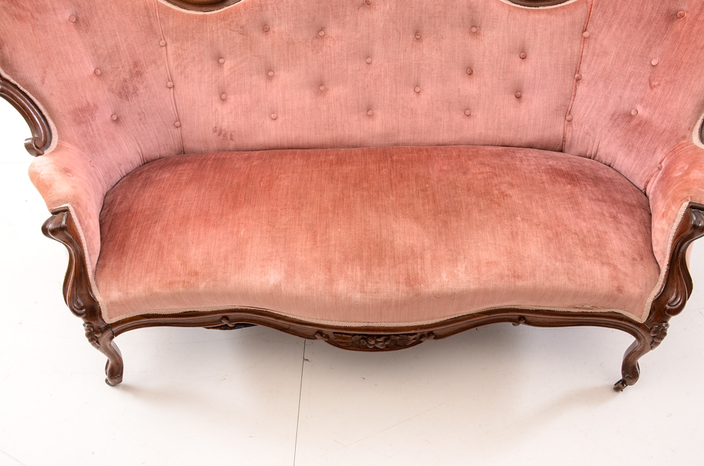 Antique Victorian Camelback Sofa | EBTH
