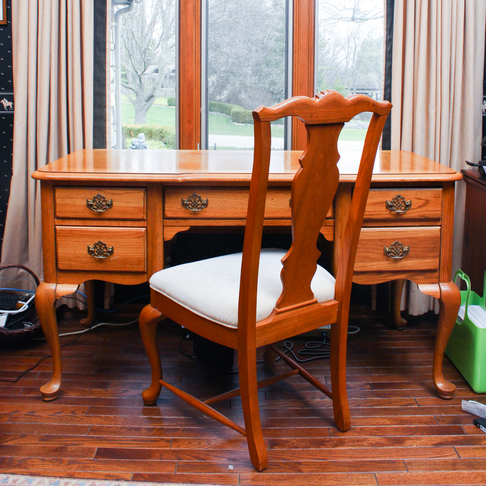 Oak Queen Anne Style Desk and Chair | EBTH