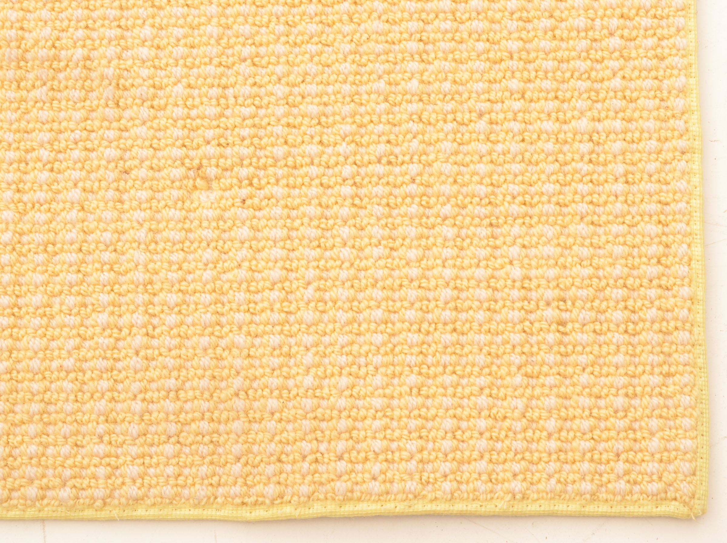 Neutral Pale Yellow Area Rug | EBTH