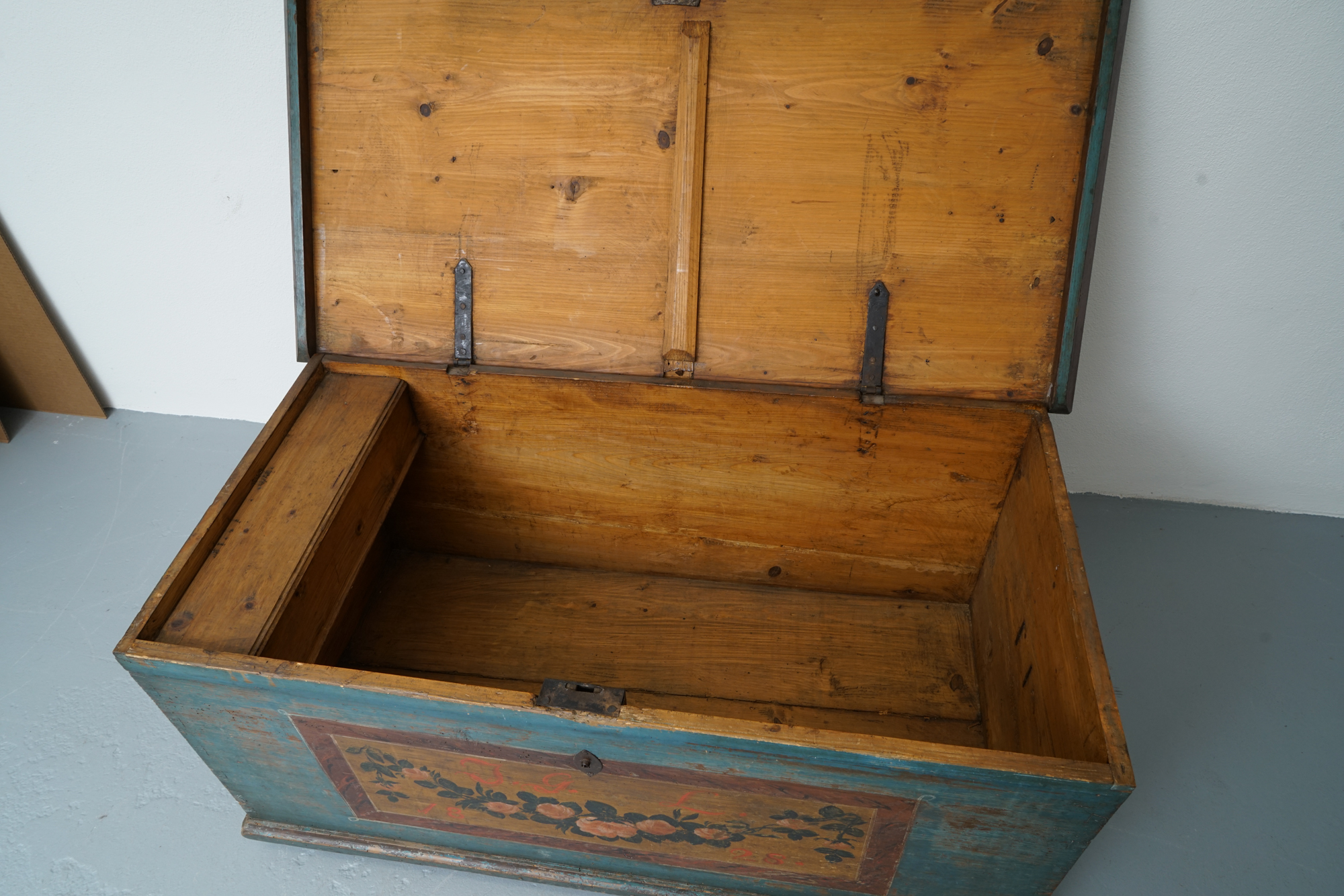 Early 19th Century Painted Pine Dowry Chest | EBTH