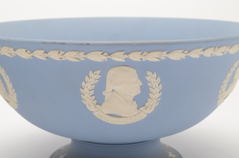 Wedgwood Biscuit Barrel and Historical Portrait Bowl | EBTH
