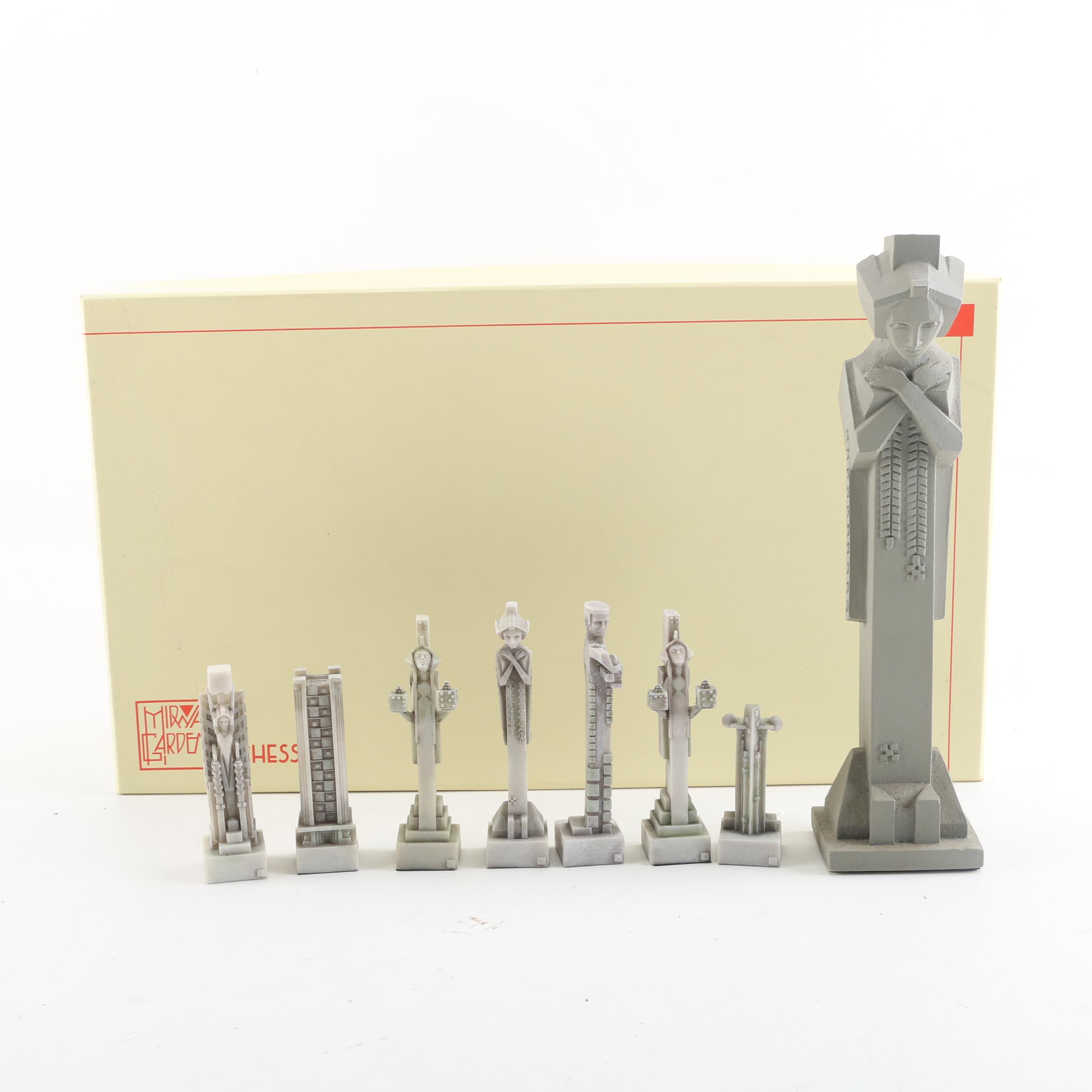 Frank Lloyd Wright Midway Gardens Chess Set with Figurine | EBTH
