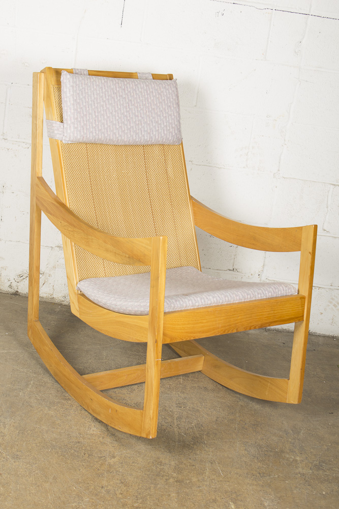 Mid Century Modern Rocking Chair by Paoli Chair Company | EBTH