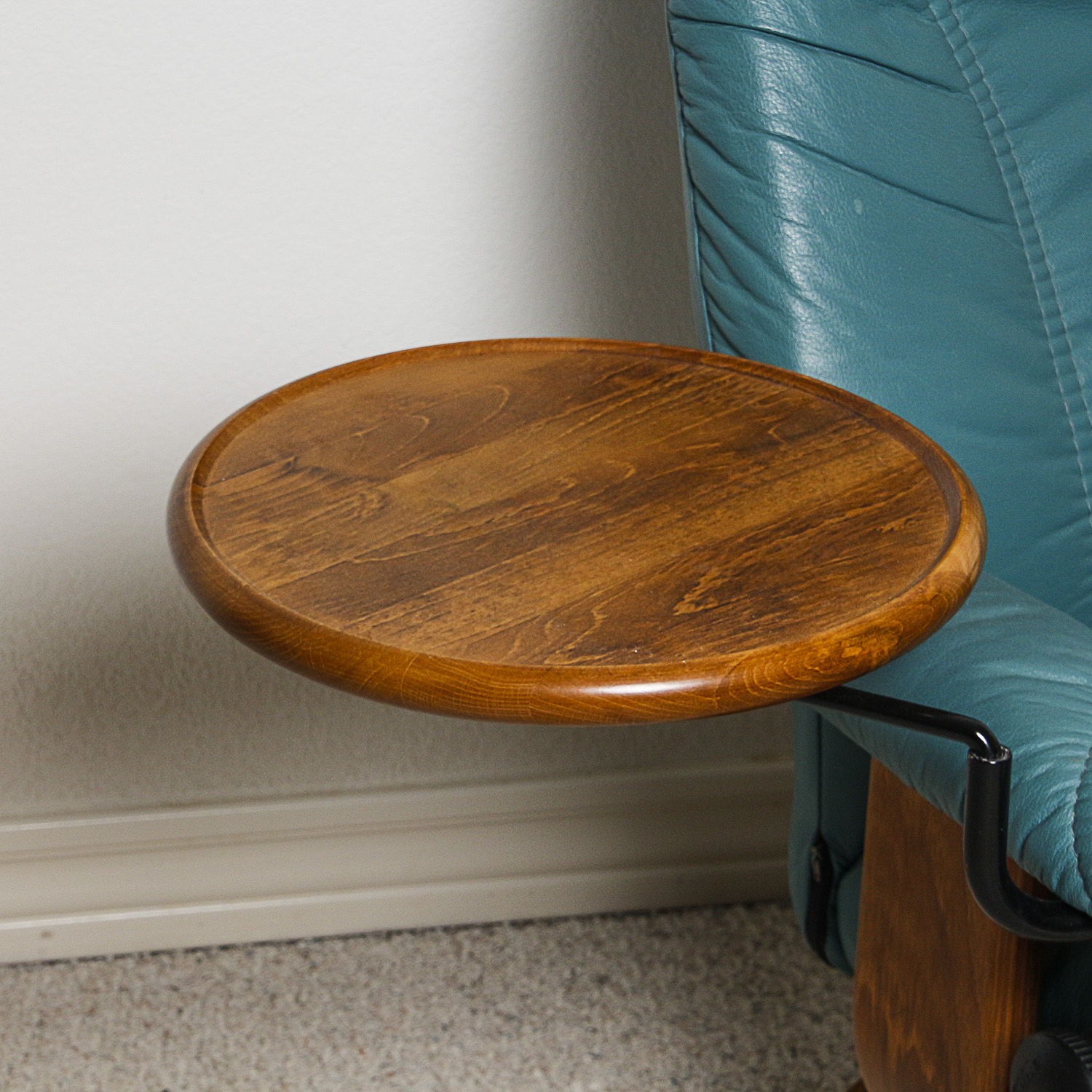 Ekornes "Stressless" Leather Chair with Computer Table and Ottoman | EBTH