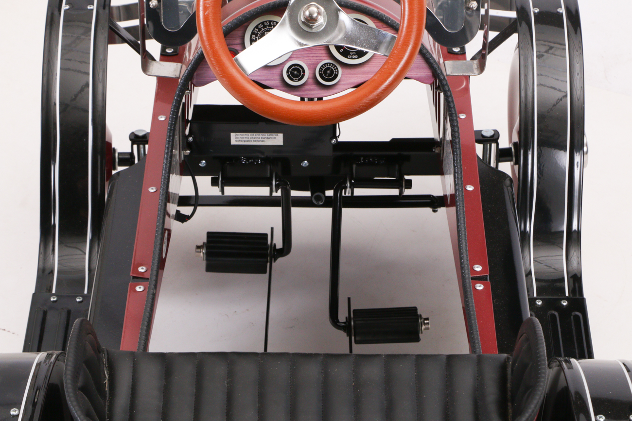 Pressed Metal Deluxe Roadster Pedal Car by Dexton Classics | EBTH