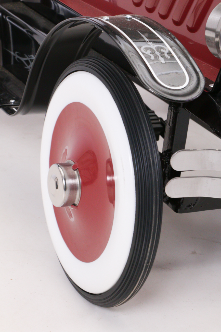 Pressed Metal Deluxe Roadster Pedal Car by Dexton Classics | EBTH