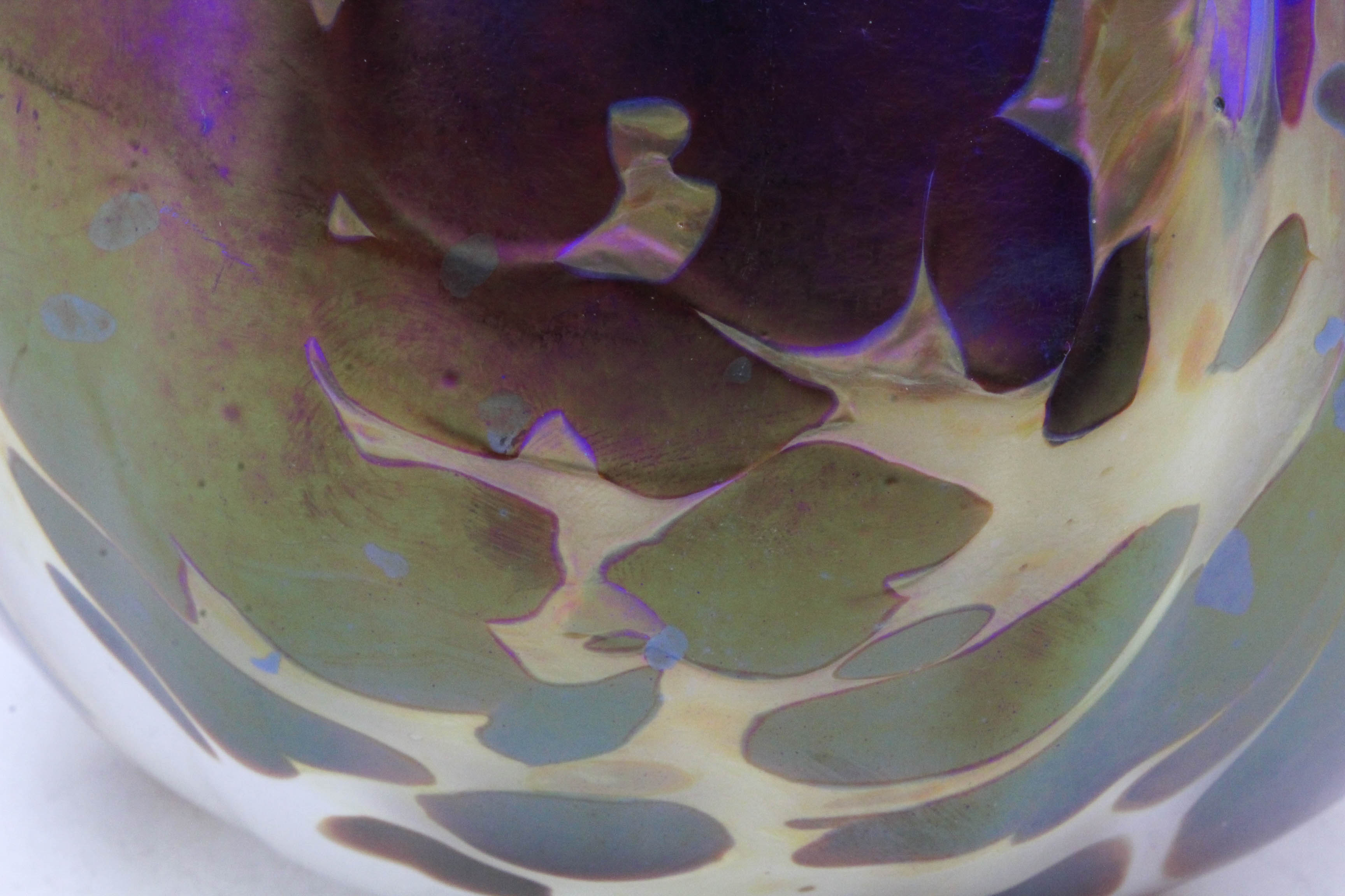 Tom Michael Blown Art Glass Vase | EBTH