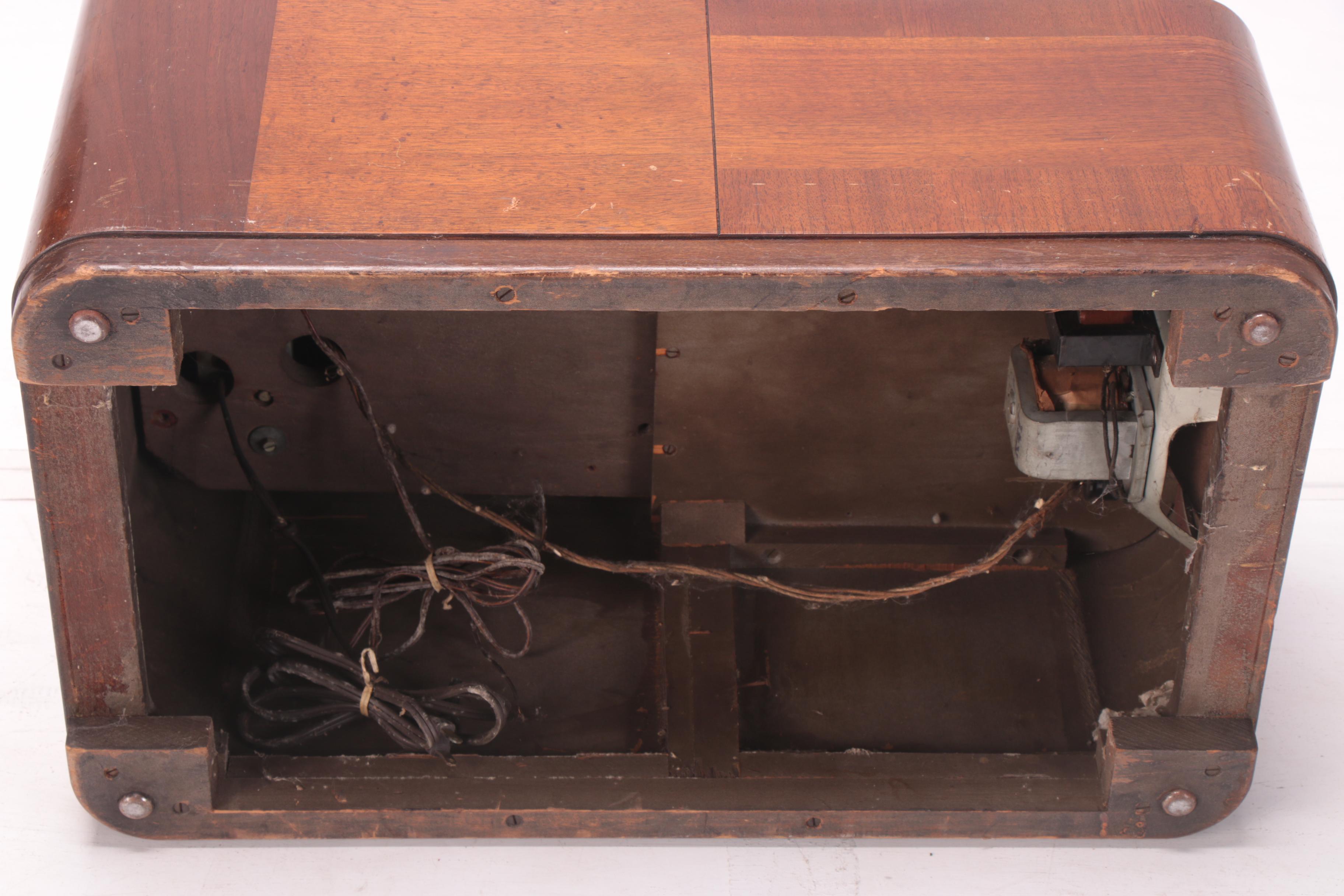 Philco Model 38-7 Art Deco Chairside Table, 1938 | EBTH