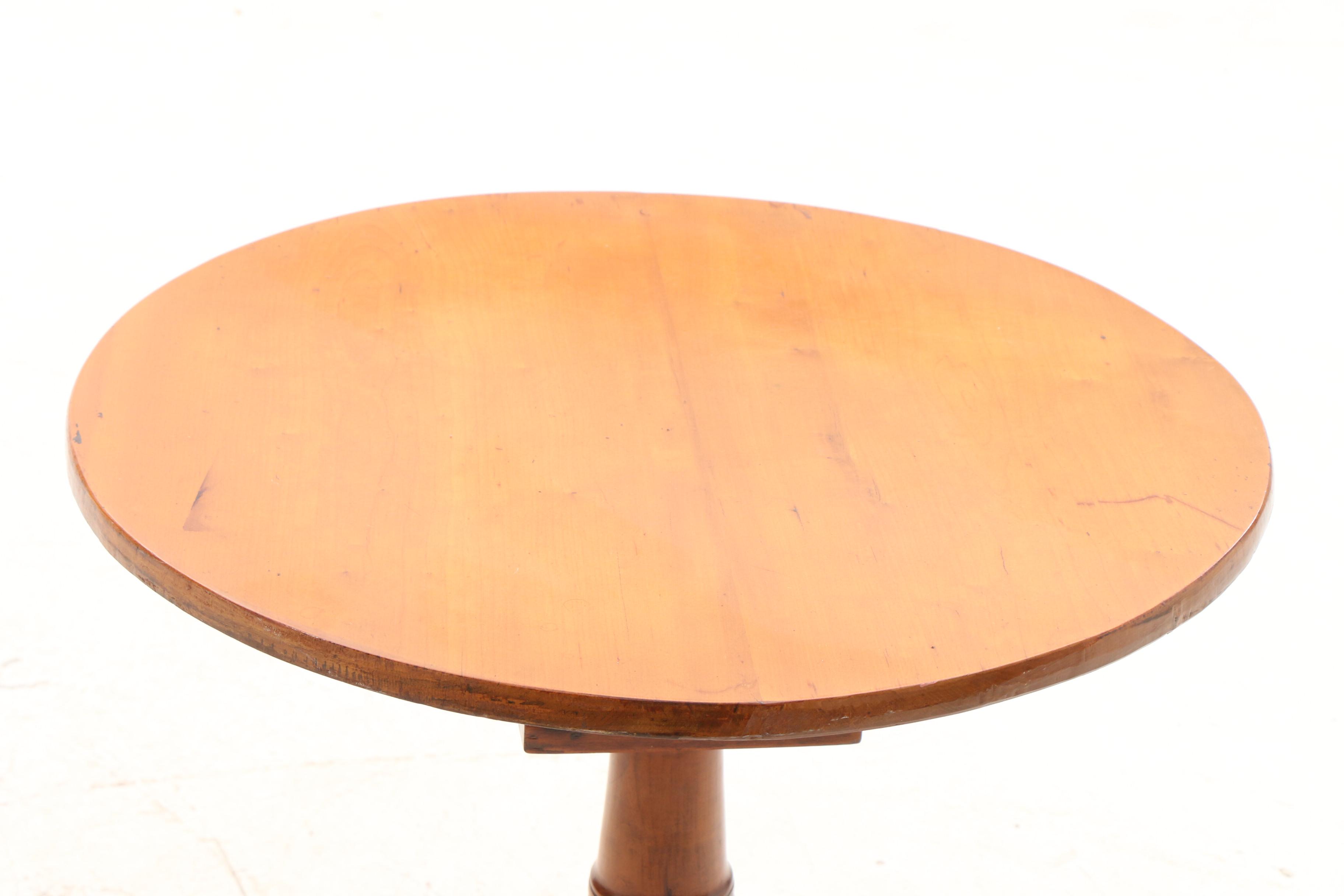 Federal Maple Birdcage Tea Table Ca. early 19th Century | EBTH