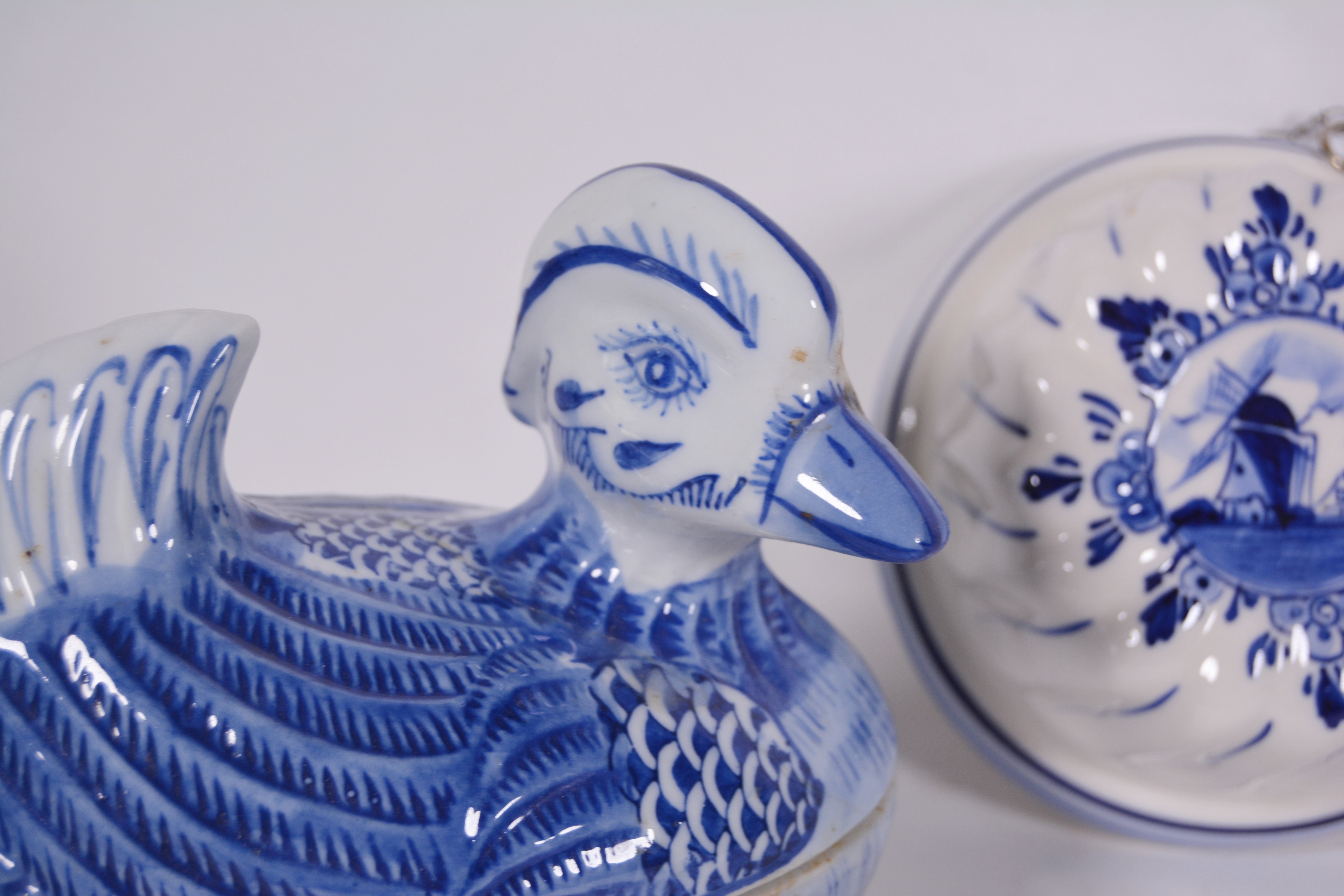 Hand-Painted Hen on Nest Casserole Baking Dish and JOA Delft Mold | EBTH