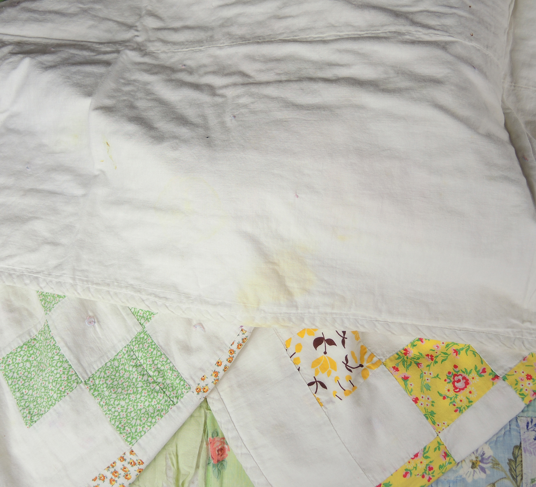 Handcrafted Patchwork Quilts | EBTH