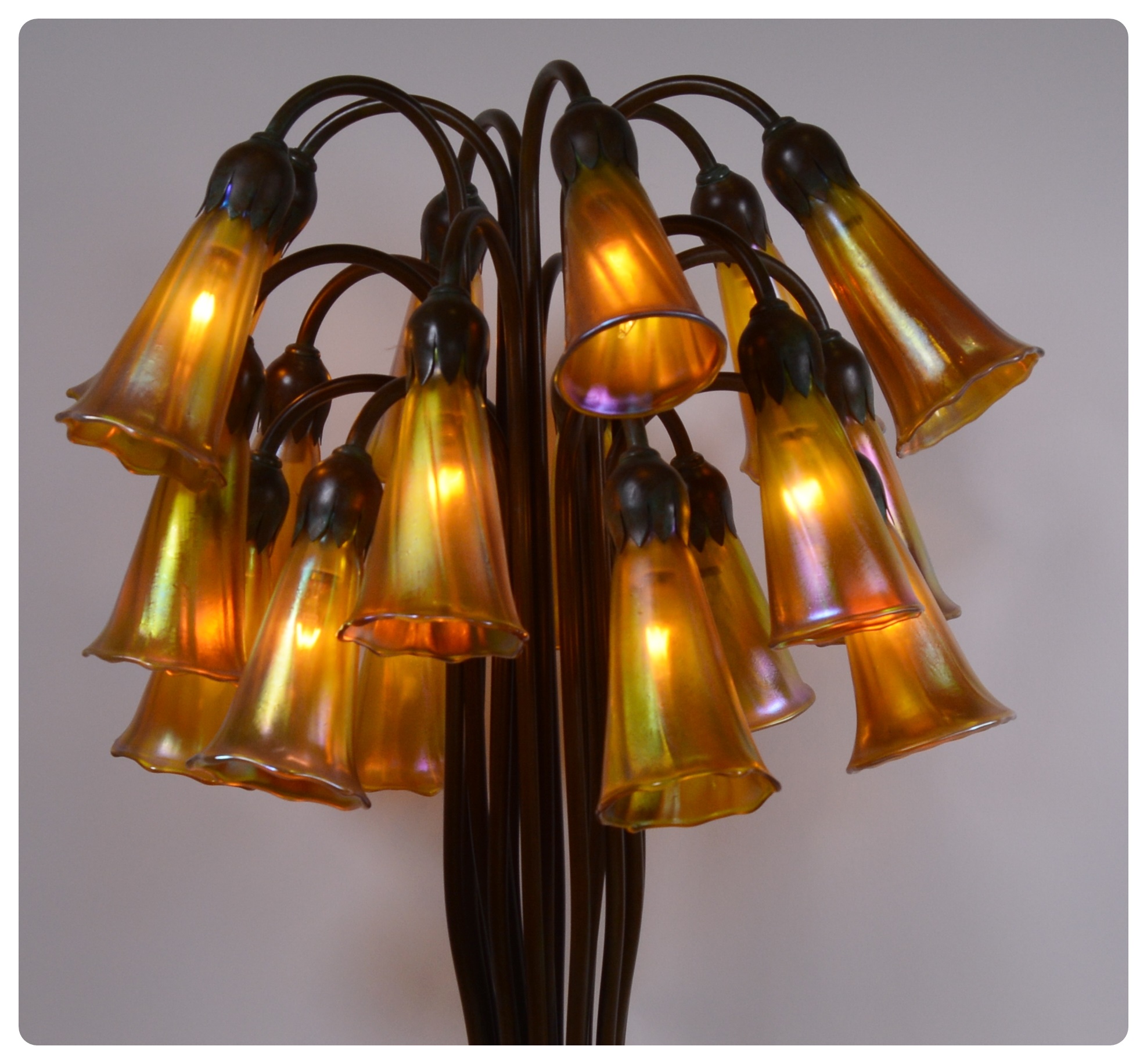 Buffalo Metal Works Bronze "Lily" Accent Lamp | EBTH