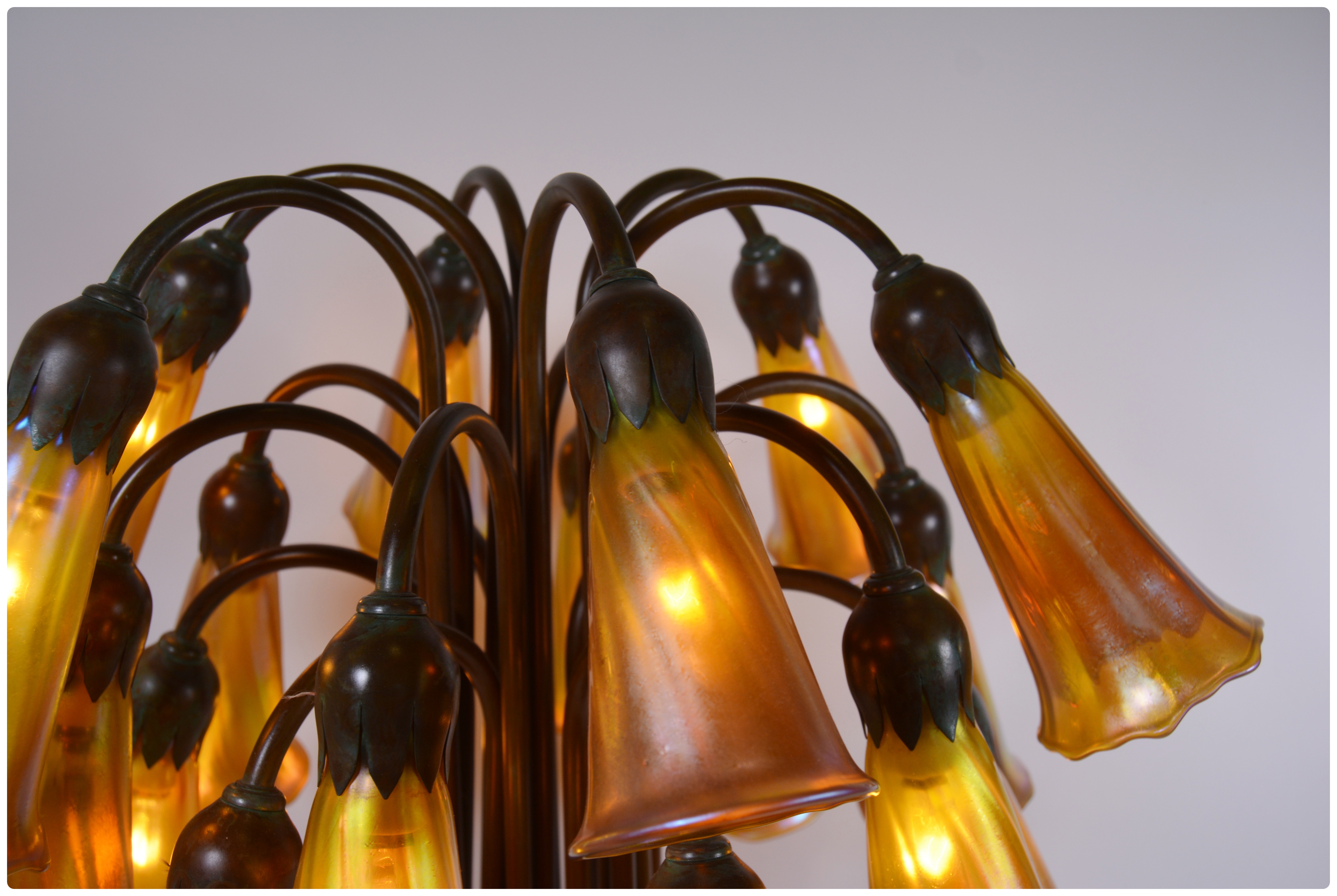 Buffalo Metal Works Bronze "Lily" Accent Lamp | EBTH