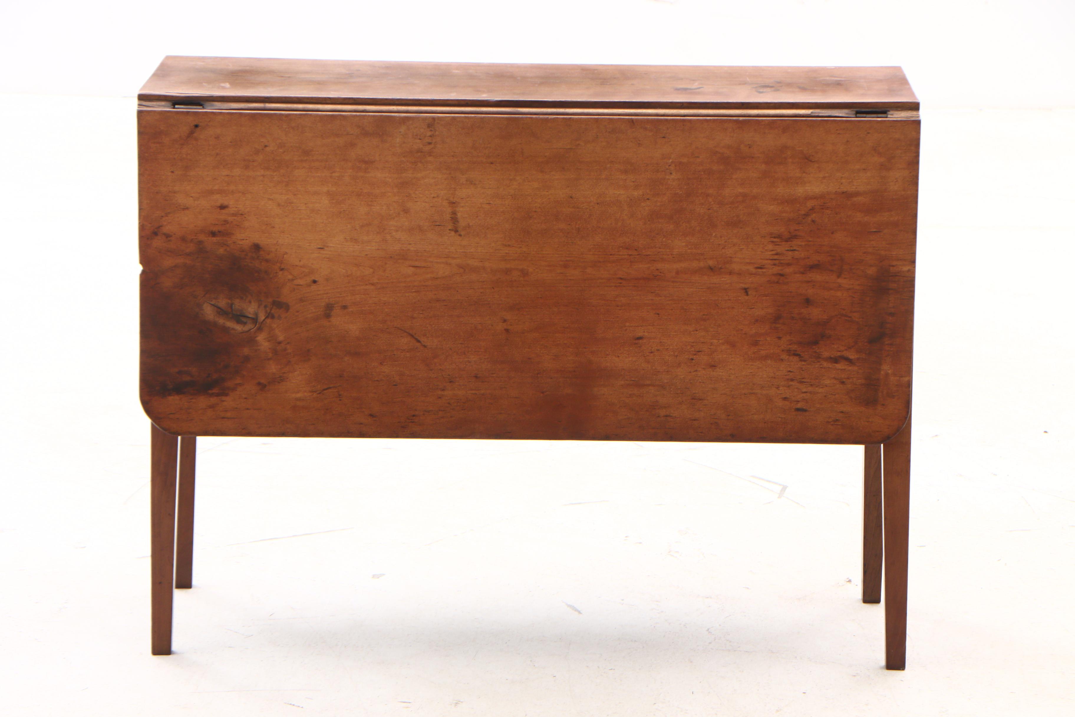 Federal Cherry Drop Leaf Table Early 1900's | EBTH
