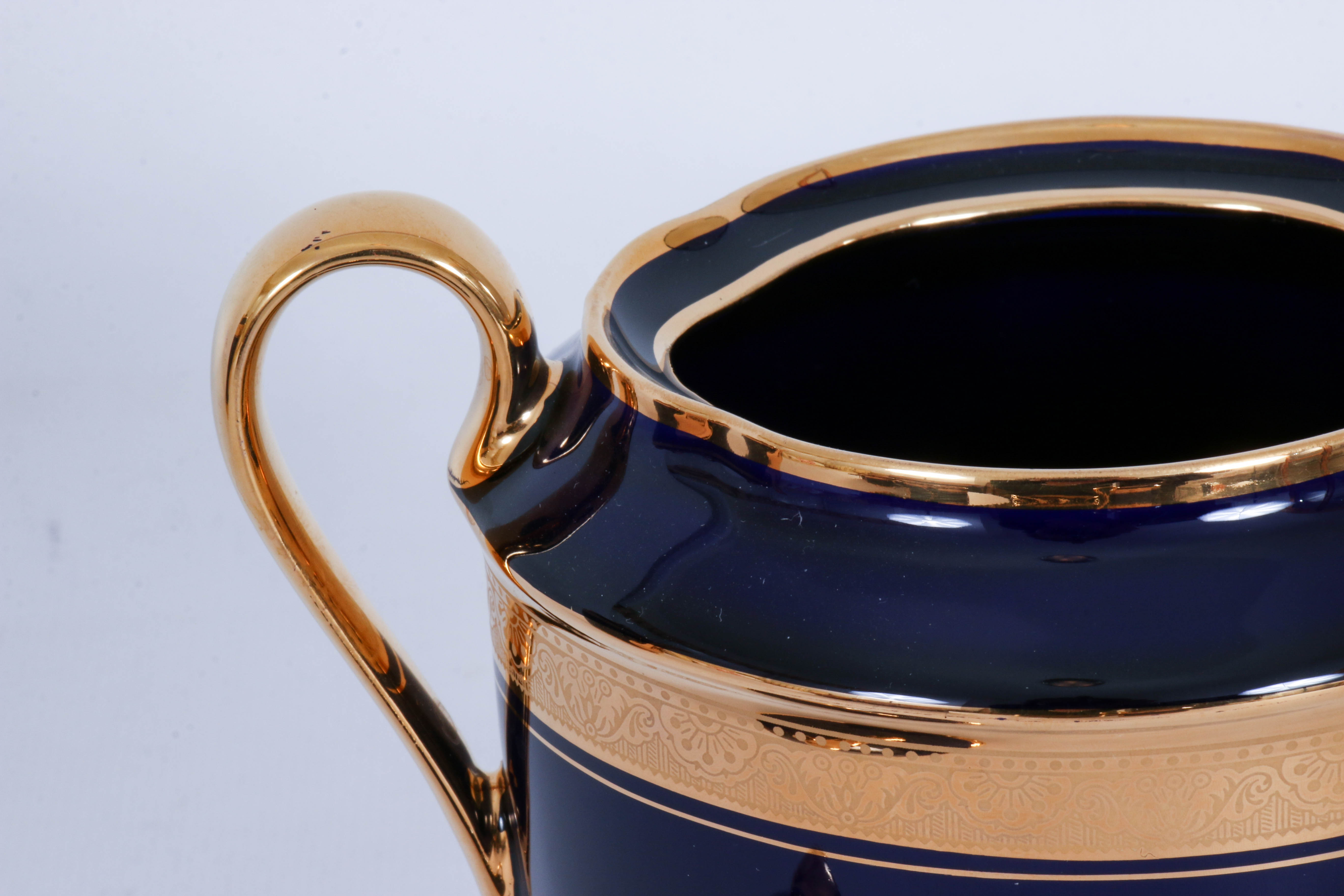 Legle Porcelaine d'Art Limoges Gilt Accented Porcelain Tea Service | EBTH