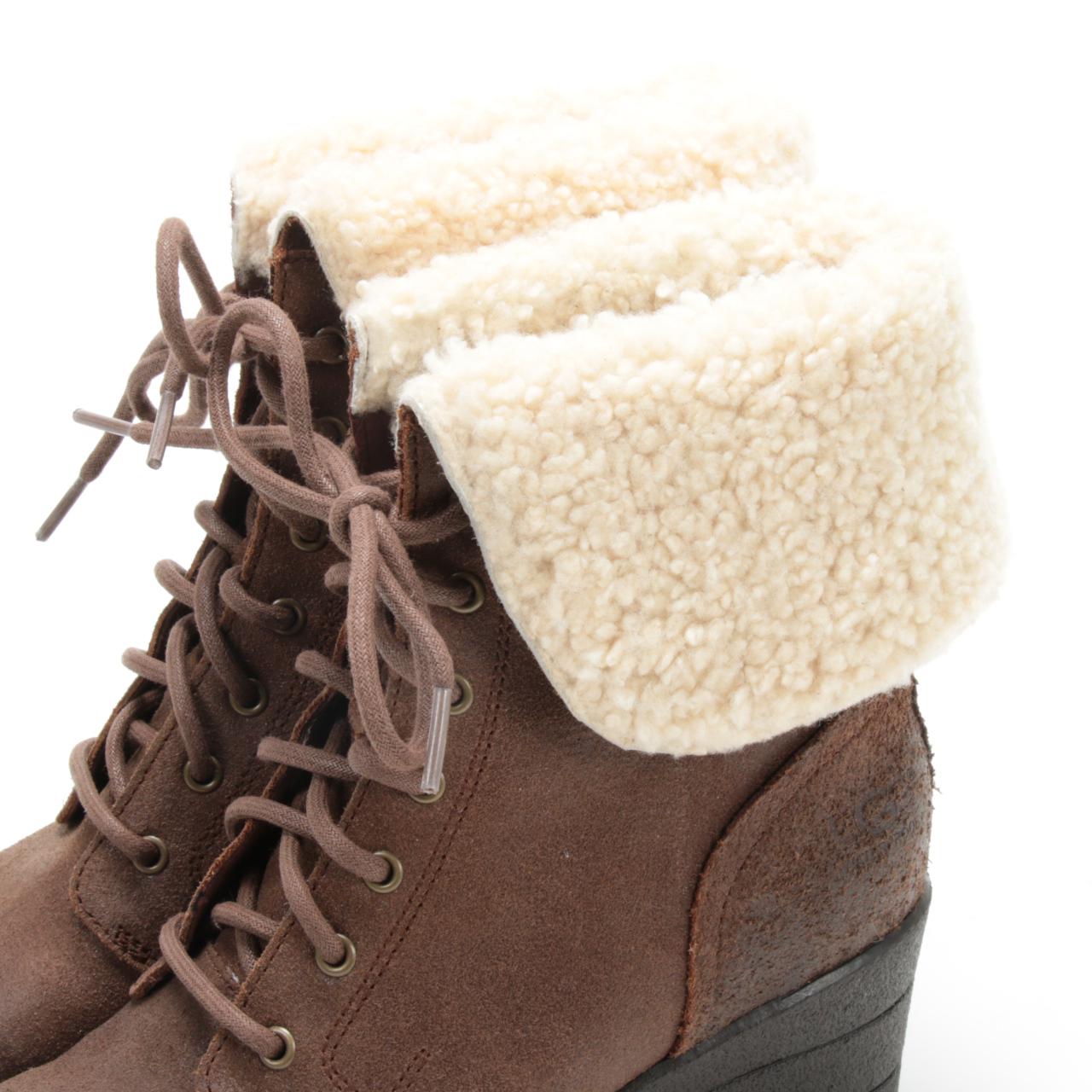 UGG Australia Uptown Zea Leather Lace-Up Shearling Waterproof Boots | EBTH