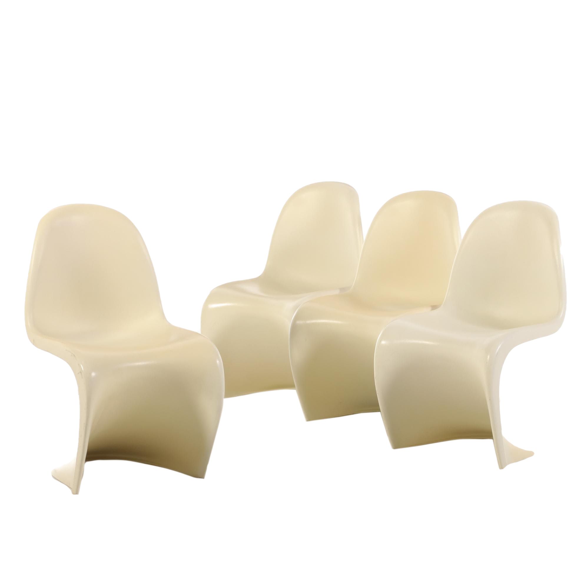 Verner Panton "Panton Chair" Molded Plastic Chairs | EBTH
