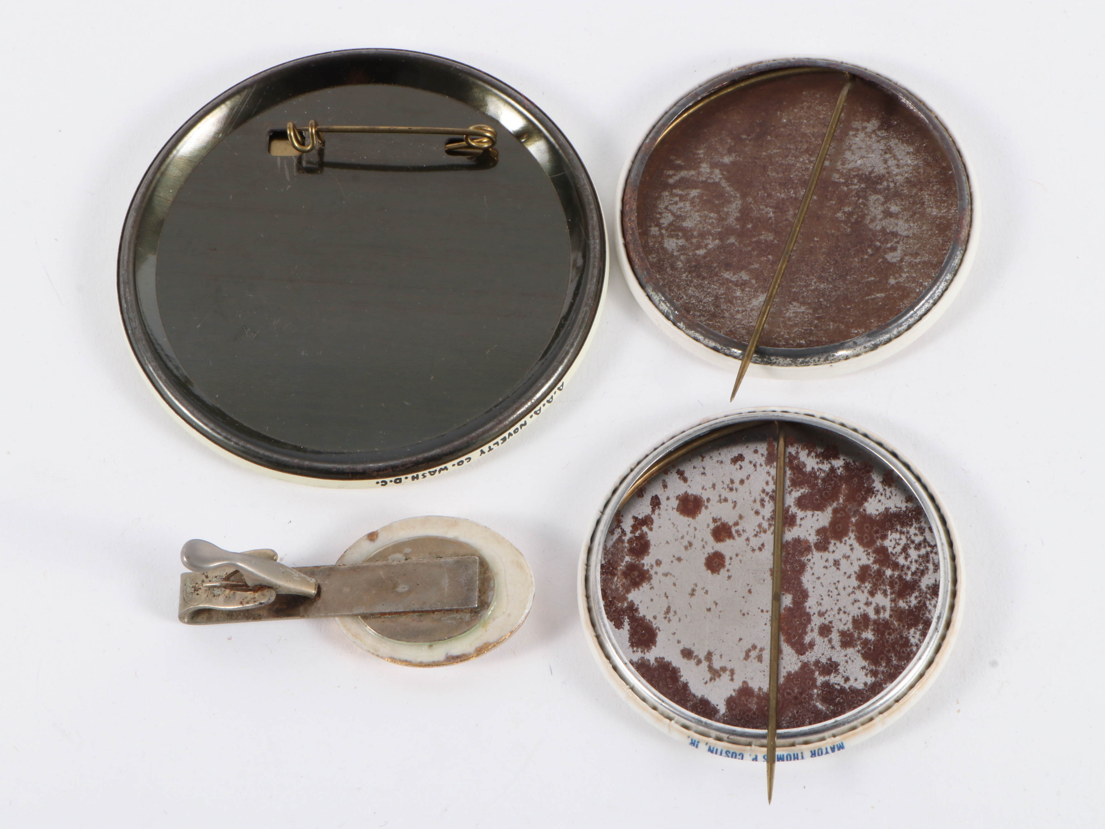 John F. Kennedy Pinback Buttons and Tie Clip | EBTH